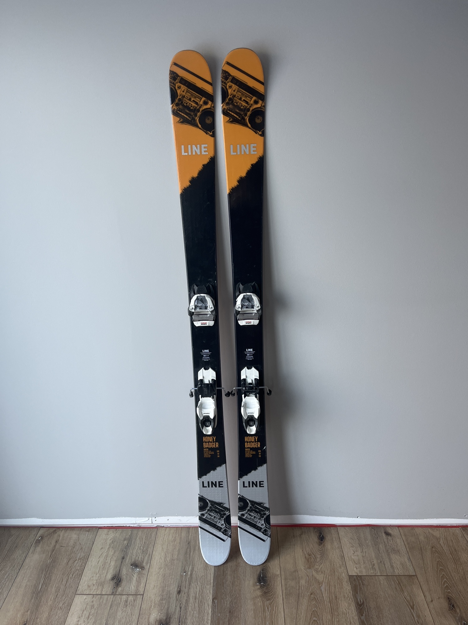 2023 Line Honey Badgers With Marker Squire 10 Bindings | SidelineSwap