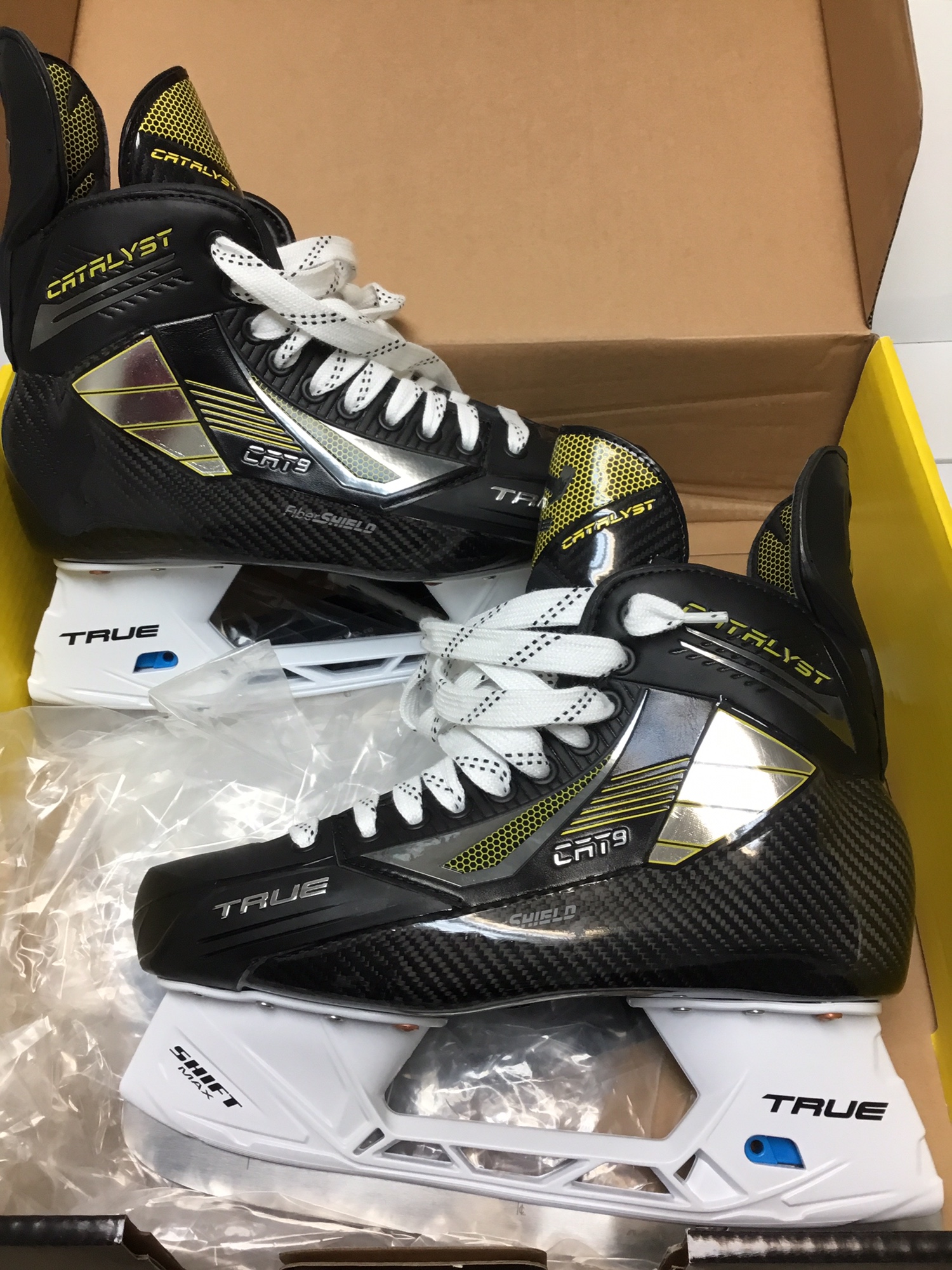 True Catalyst 9 Sr Size 9 Reg Hockey Skate | SidelineSwap