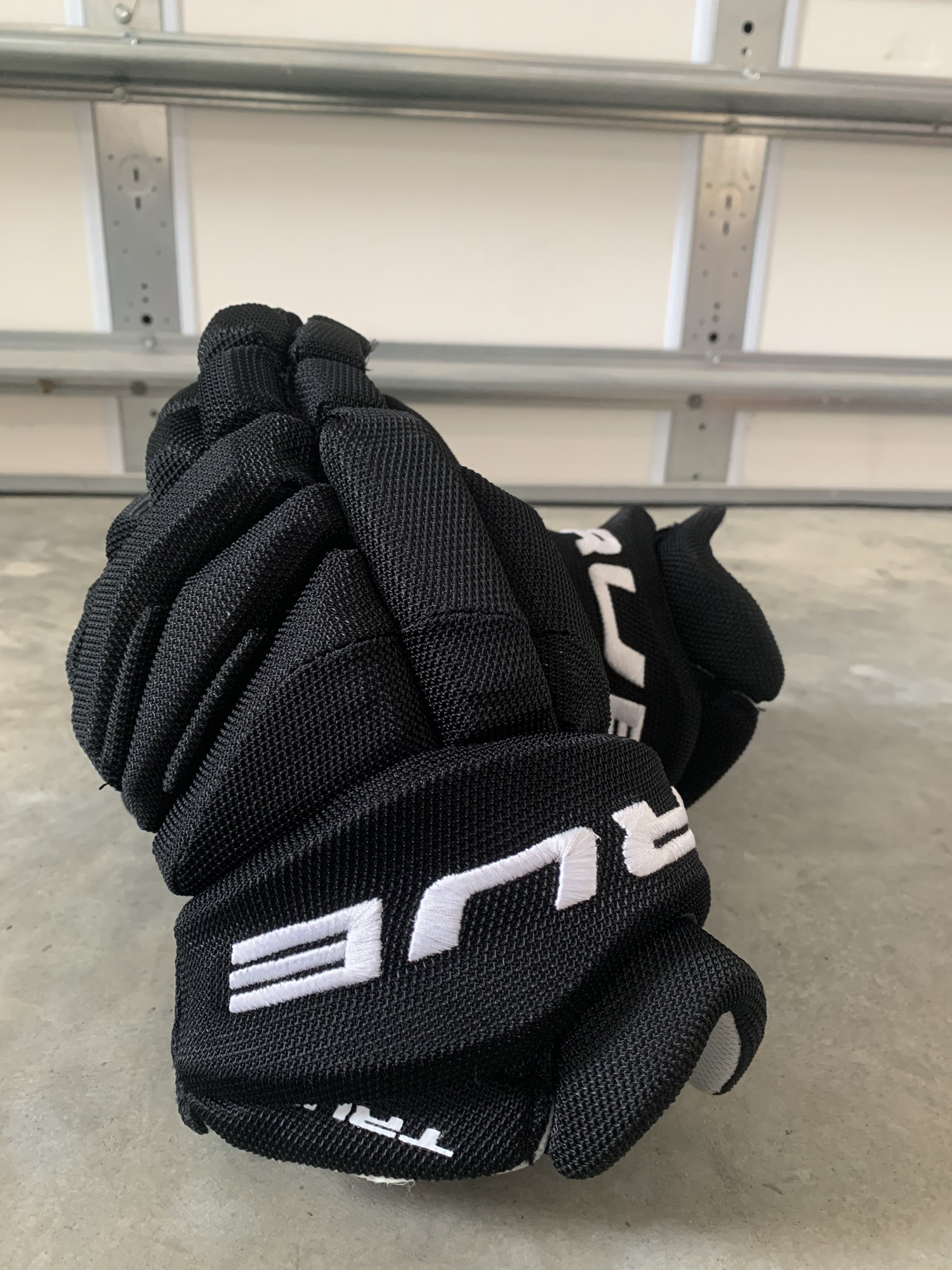 True Catalyst XP Hockey Gloves | SidelineSwap