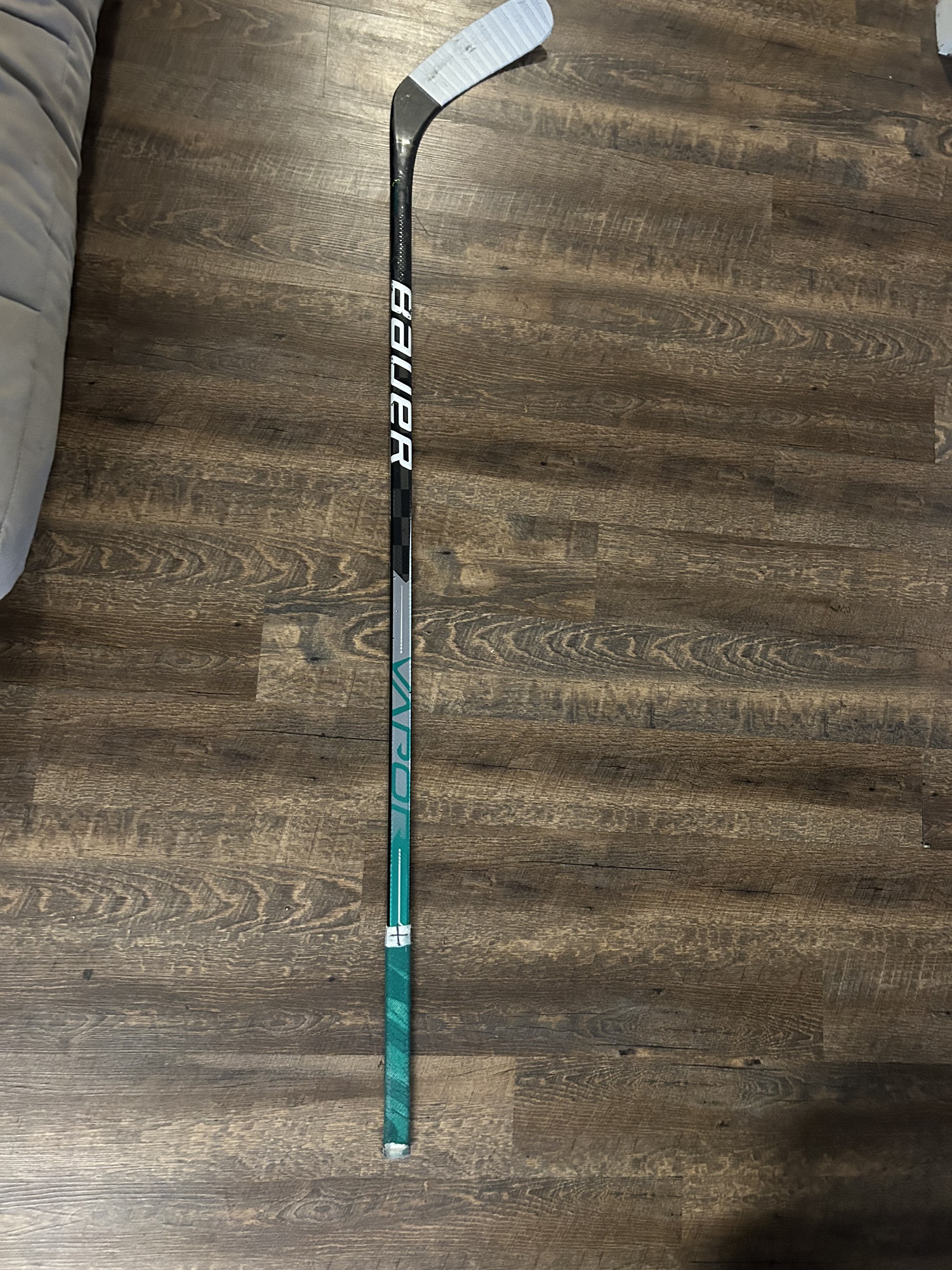 Intermediate Right Handed P14 Pro Stock Vapor Hyperlite Hockey Stick ...