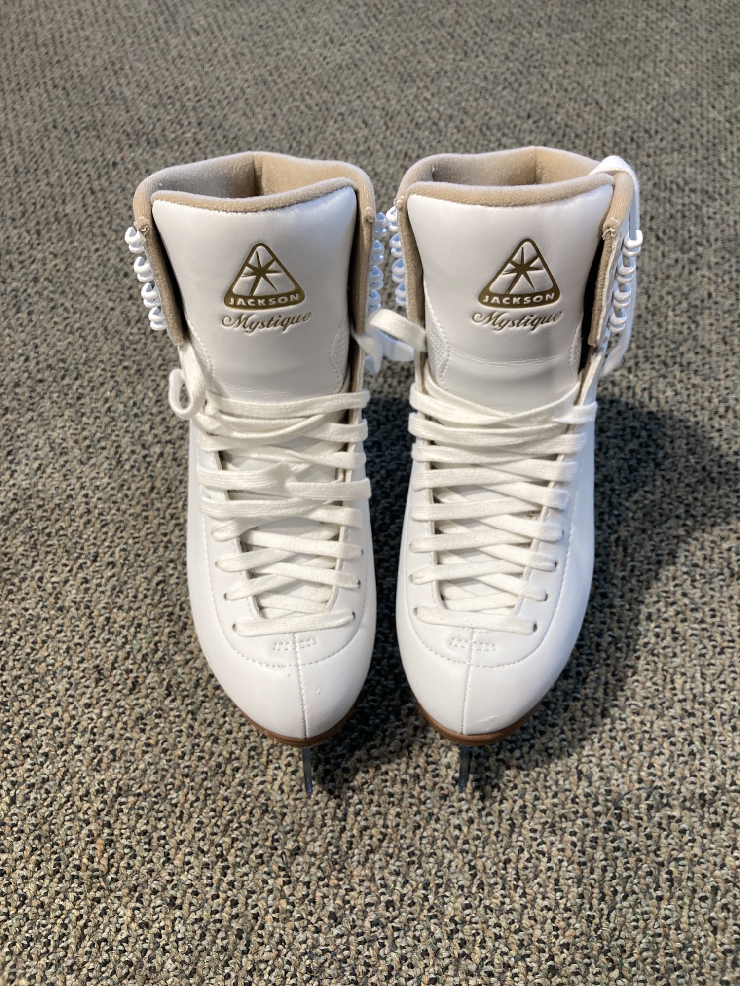White Used Jackson Ultima Mystique 1490 Figure Skates Adult 6 ...