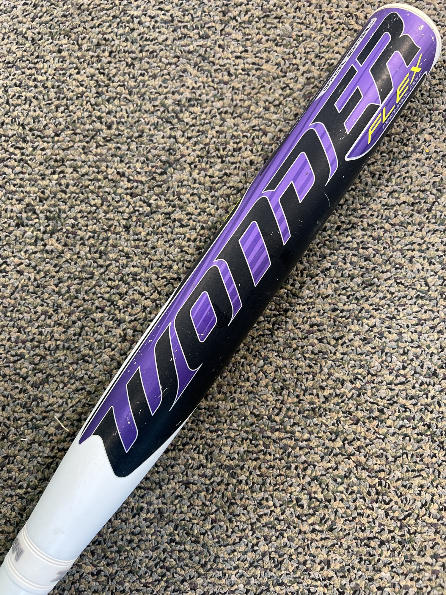 Used 2019 Easton Wonder Flex Composite Bat (-12) 19 oz 31" | SidelineSwap
