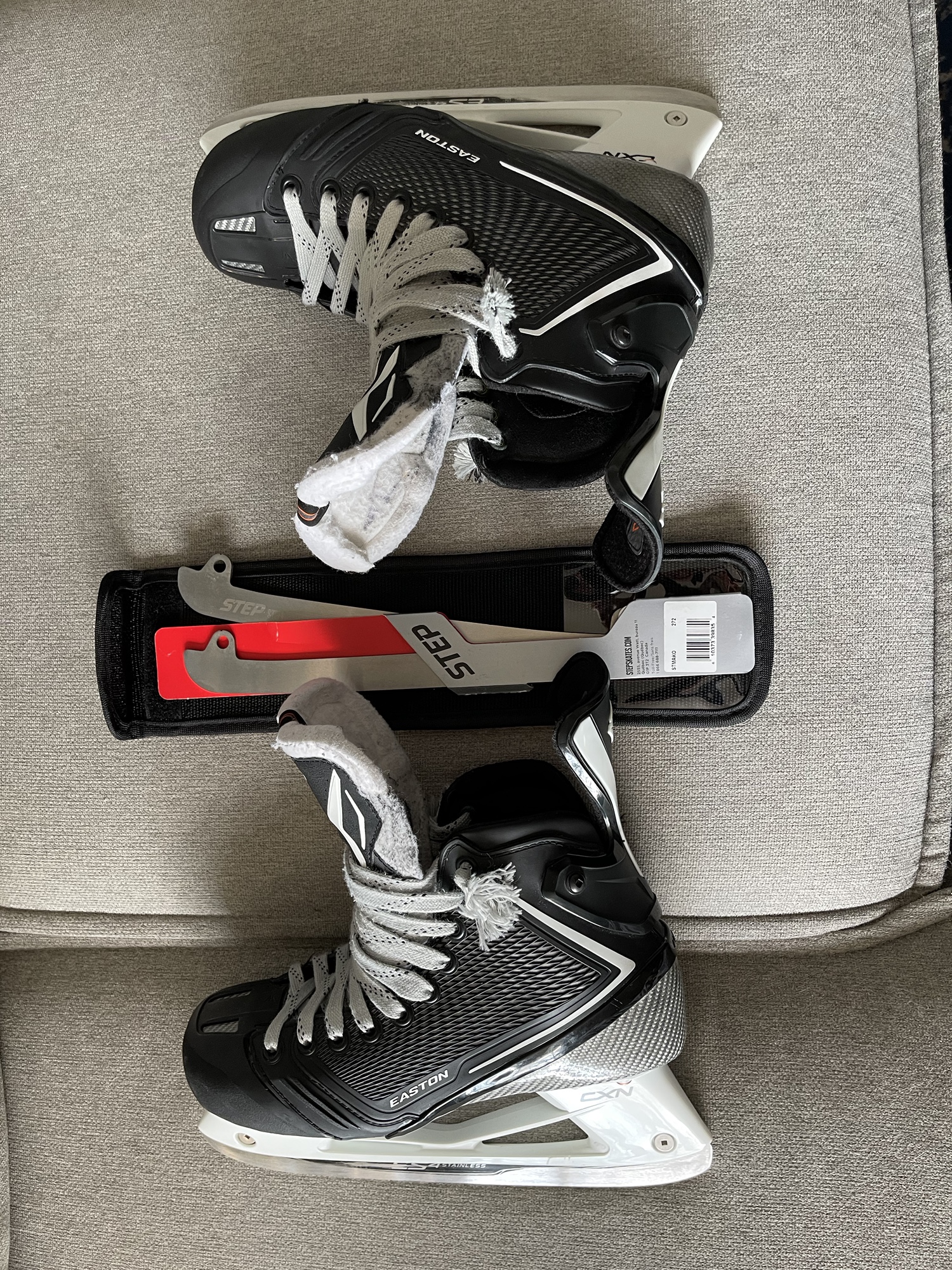Easton Mako M7 skates 8.5EE with brand new extra STEP STMAKO 272 blades ...