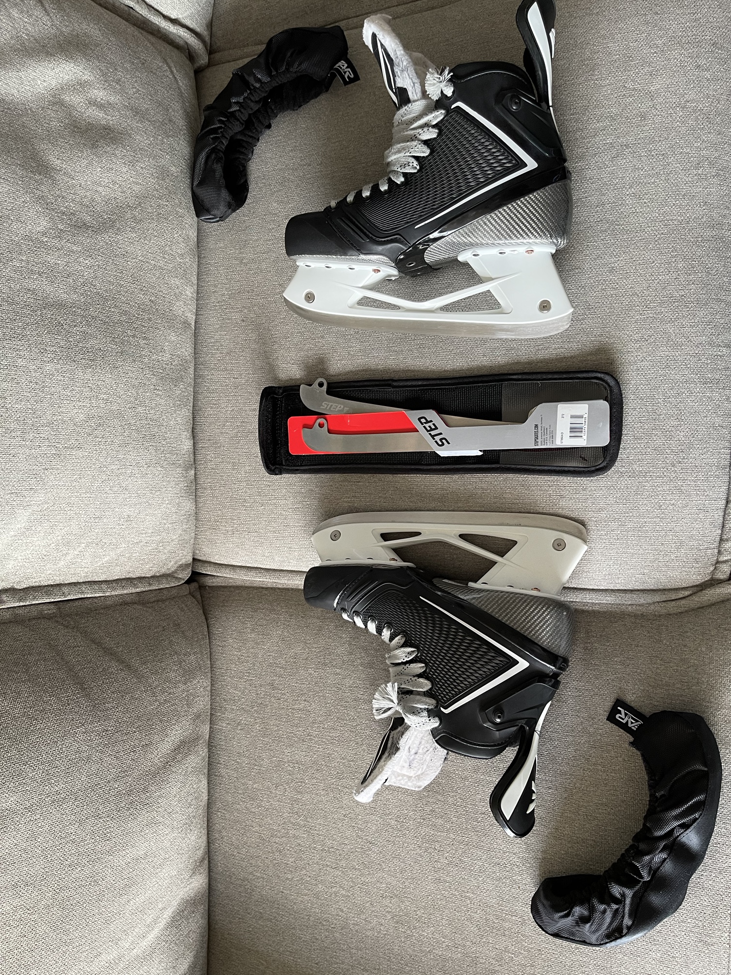 Easton Mako M7 skates 8.5EE with brand new extra STEP STMAKO 272 blades ...