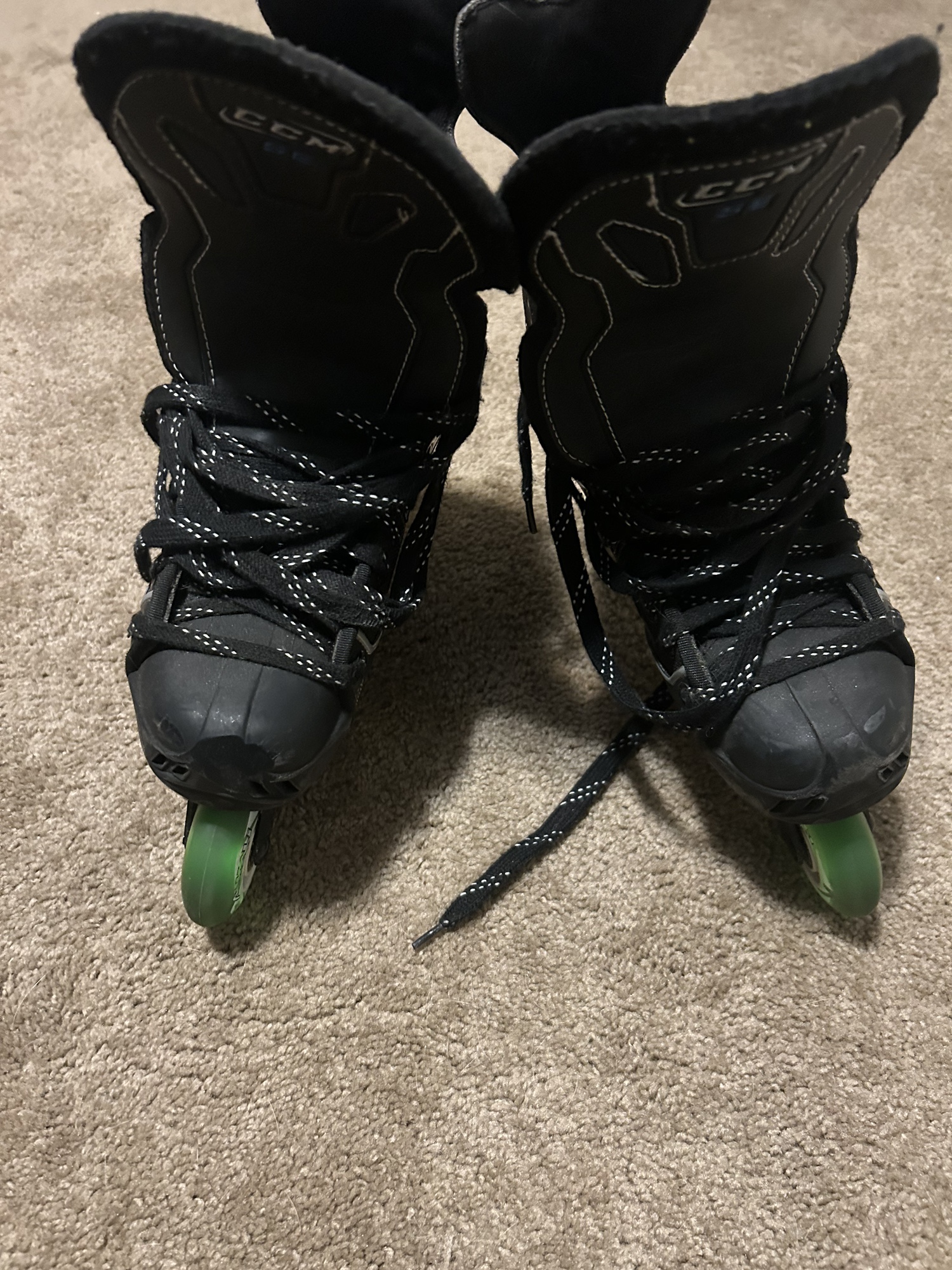 Ccm SE roller hockey skates | SidelineSwap