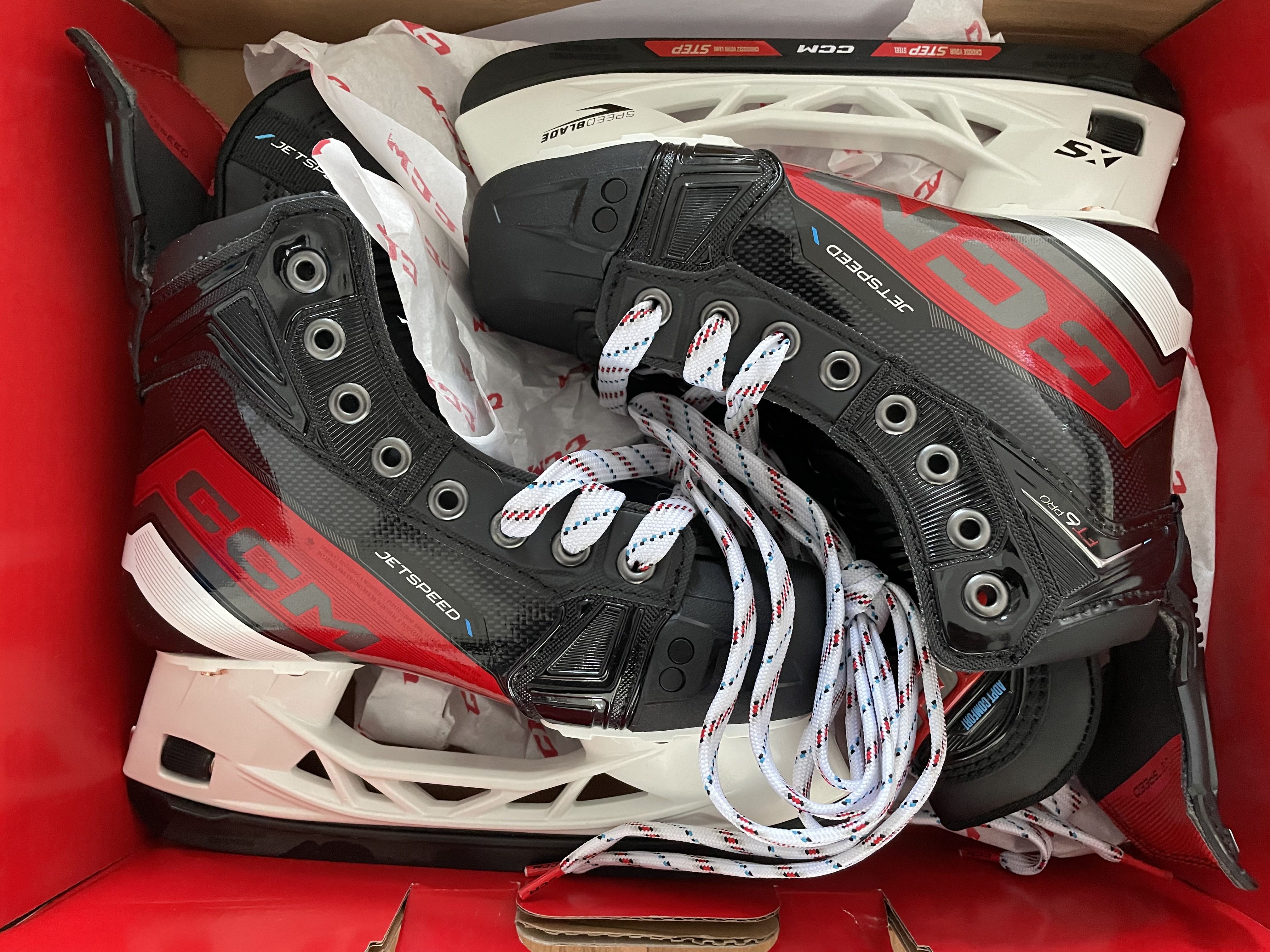 New Junior CCM JetSpeed FT6 Pro Hockey Skates Regular Width Size 2 ...