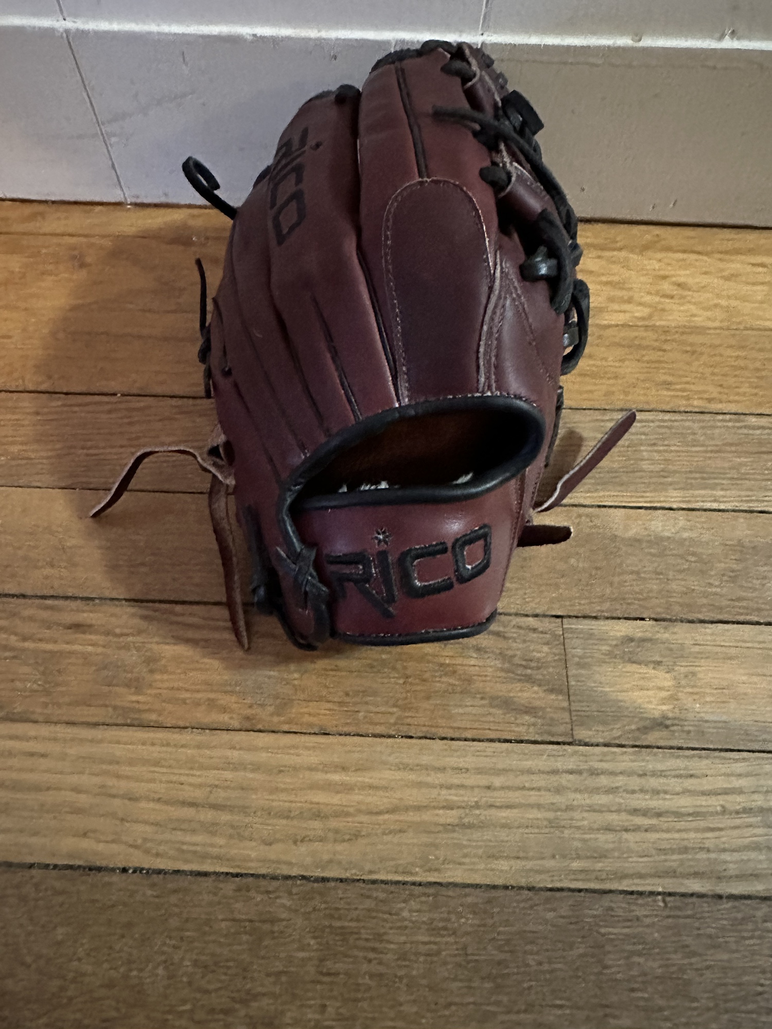 RICO 11.5” All Leather baseball glove | SidelineSwap