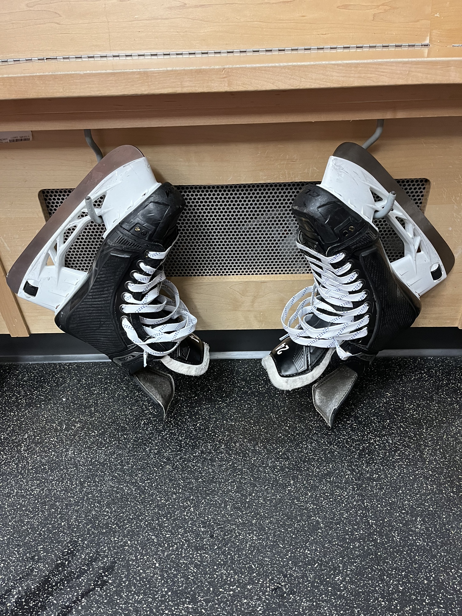 CCM Pro Stock 7.5D RibCor 100k Pro Skates W/ New Step Steel | SidelineSwap
