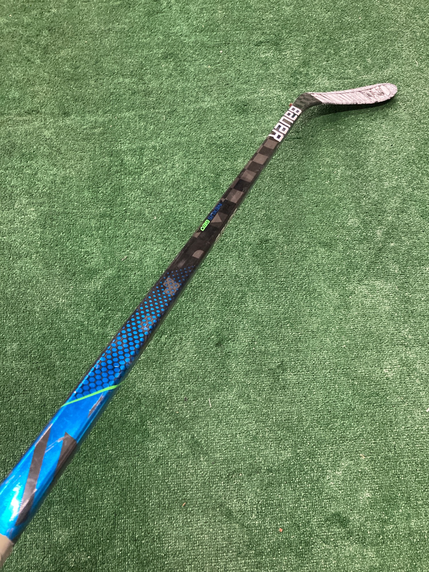 Used Senior Bauer Nexus Geo Right Handed Hockey Stick P28 | SidelineSwap