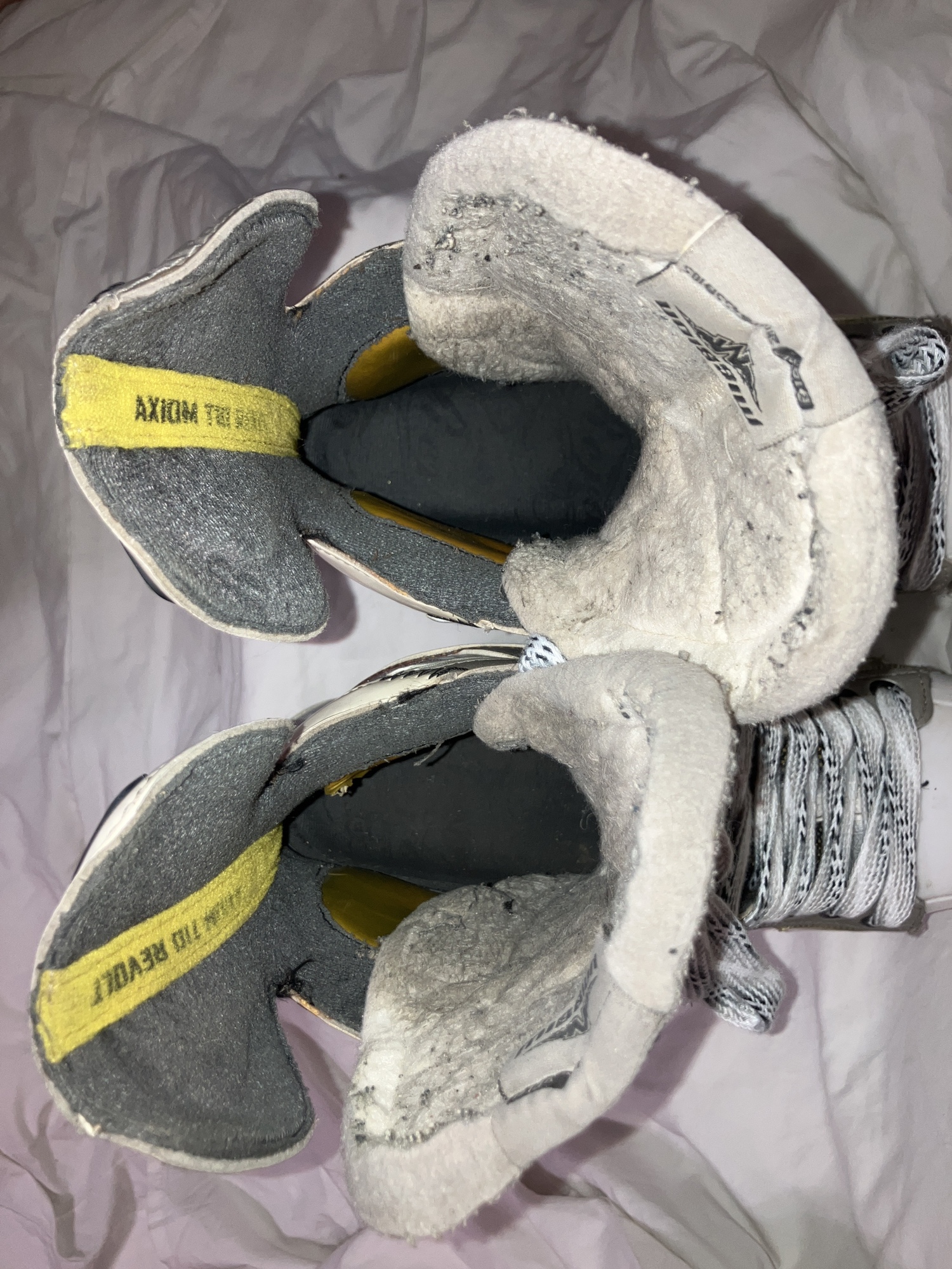 Used Mission 10D Mission Axiom T10 Revolt Hockey Skates | SidelineSwap