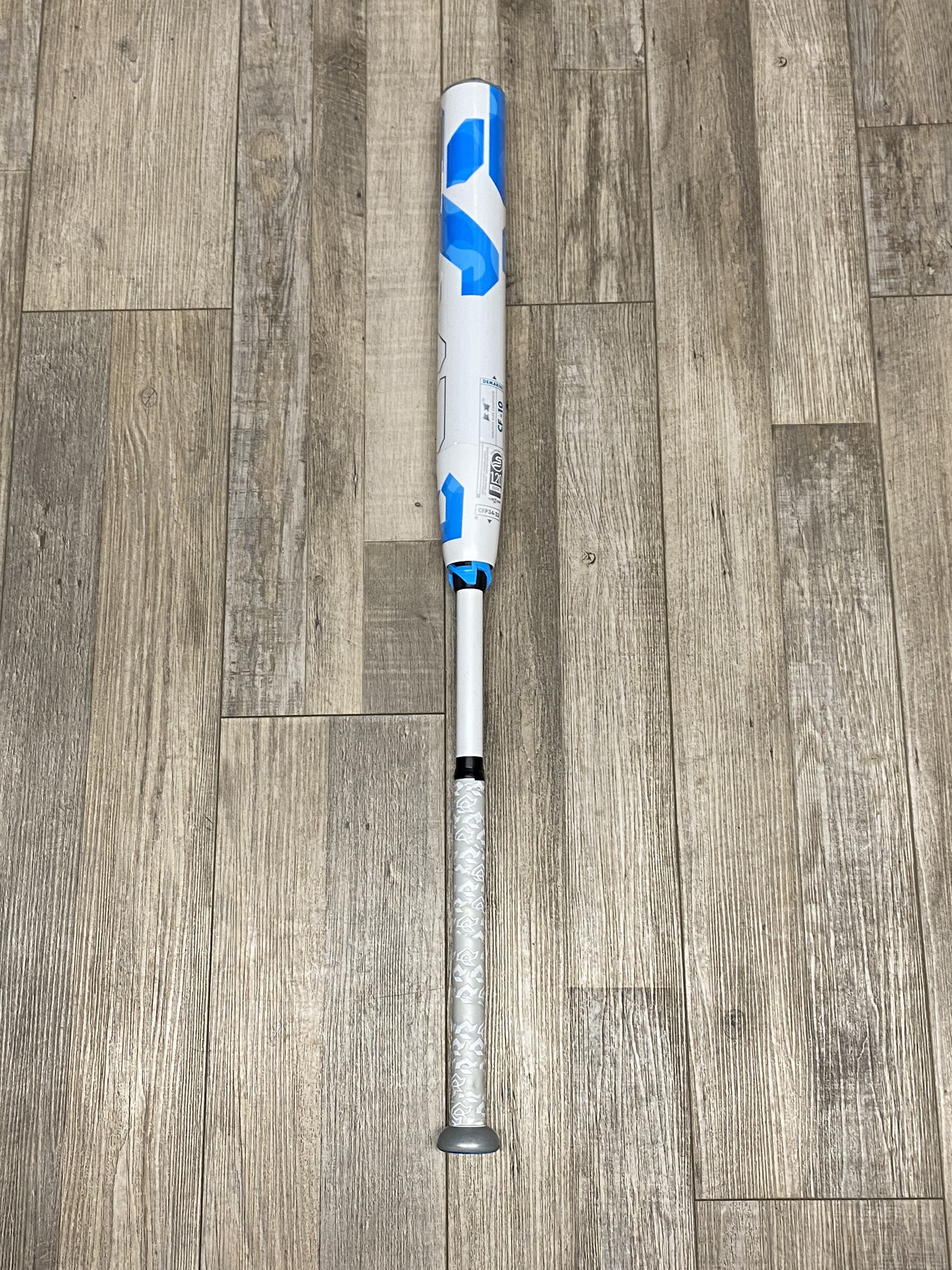 New Demarini CF 2023 Composite (-10) 24 oz 34" CF Bat | SidelineSwap
