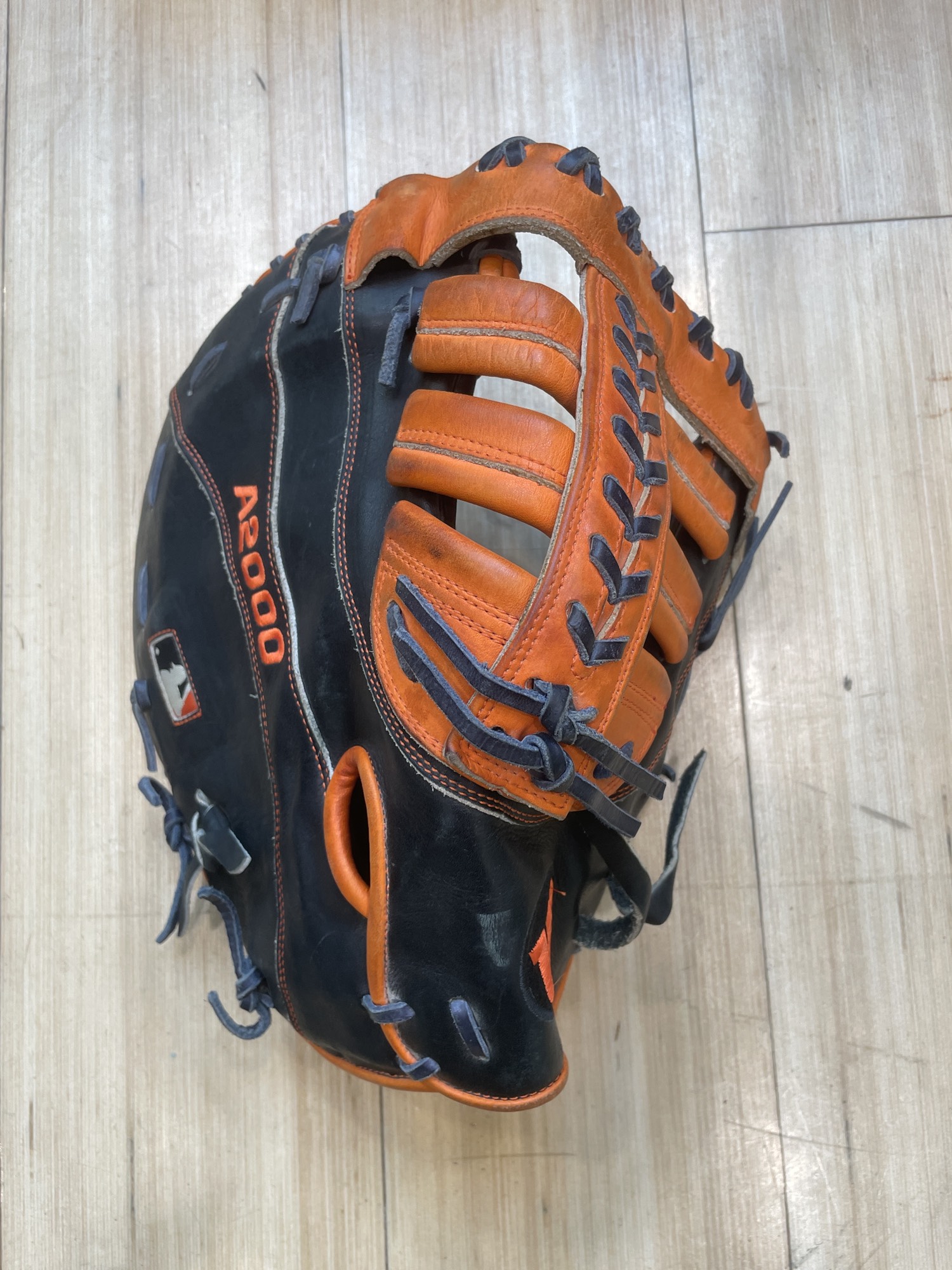 Black Used Miguel Cabrera Pro Stock Wilson A2000 Right Hand Throw First ...
