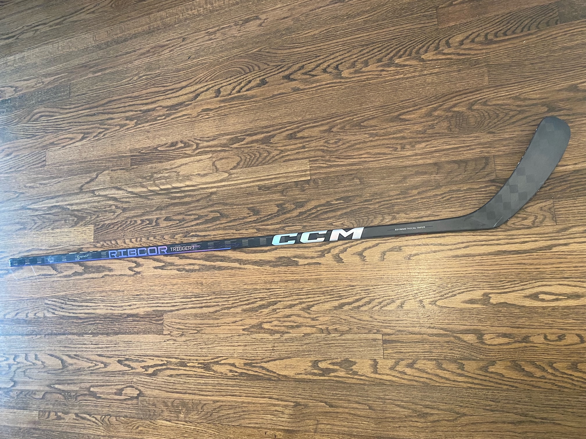CCM RibCor Trigger 7 Pro Sr RH 70 Flex P29 | SidelineSwap