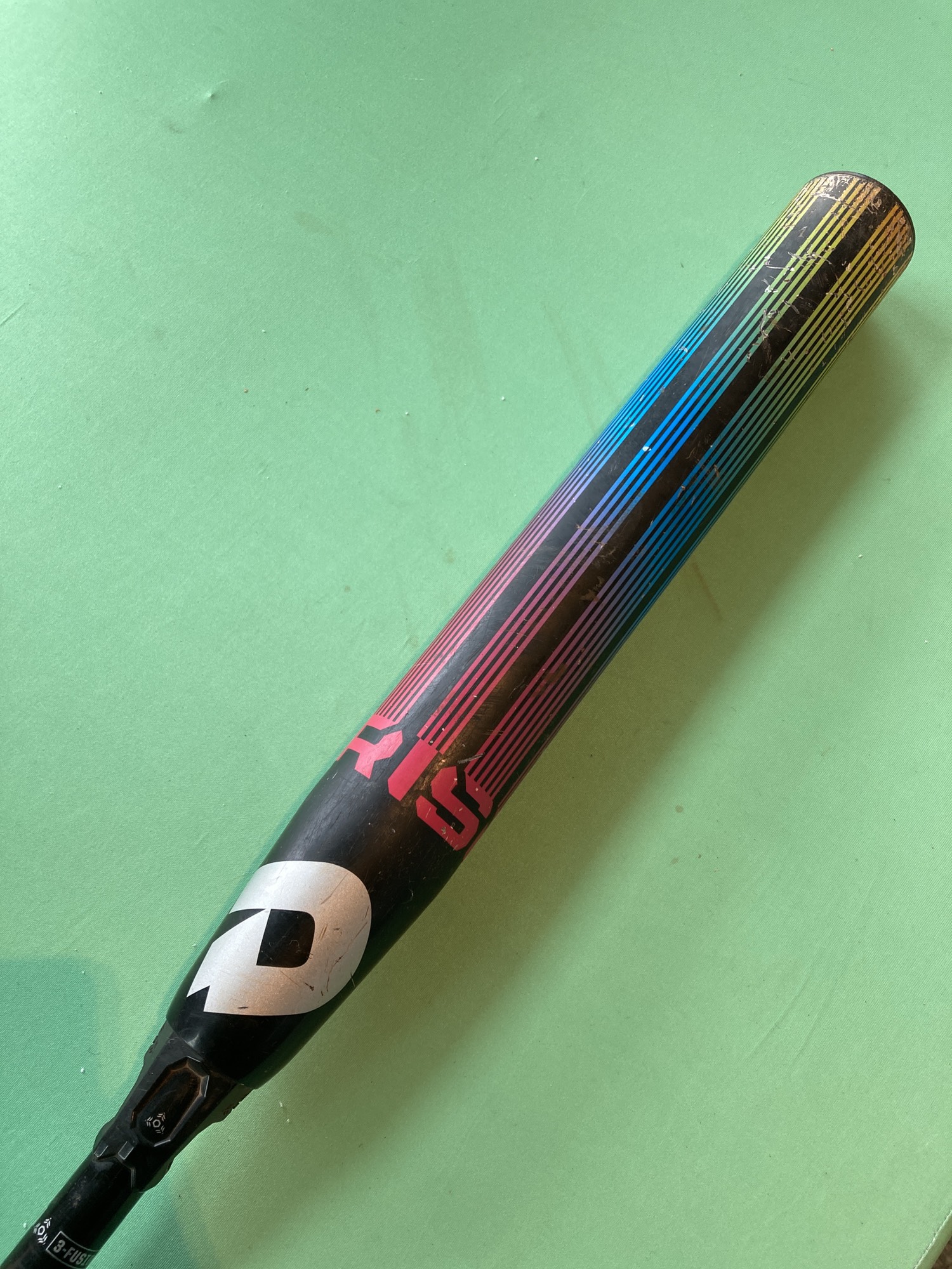 Black Used 2020 DeMarini Prism Composite Bat (-10) 23 oz 33" | SidelineSwap