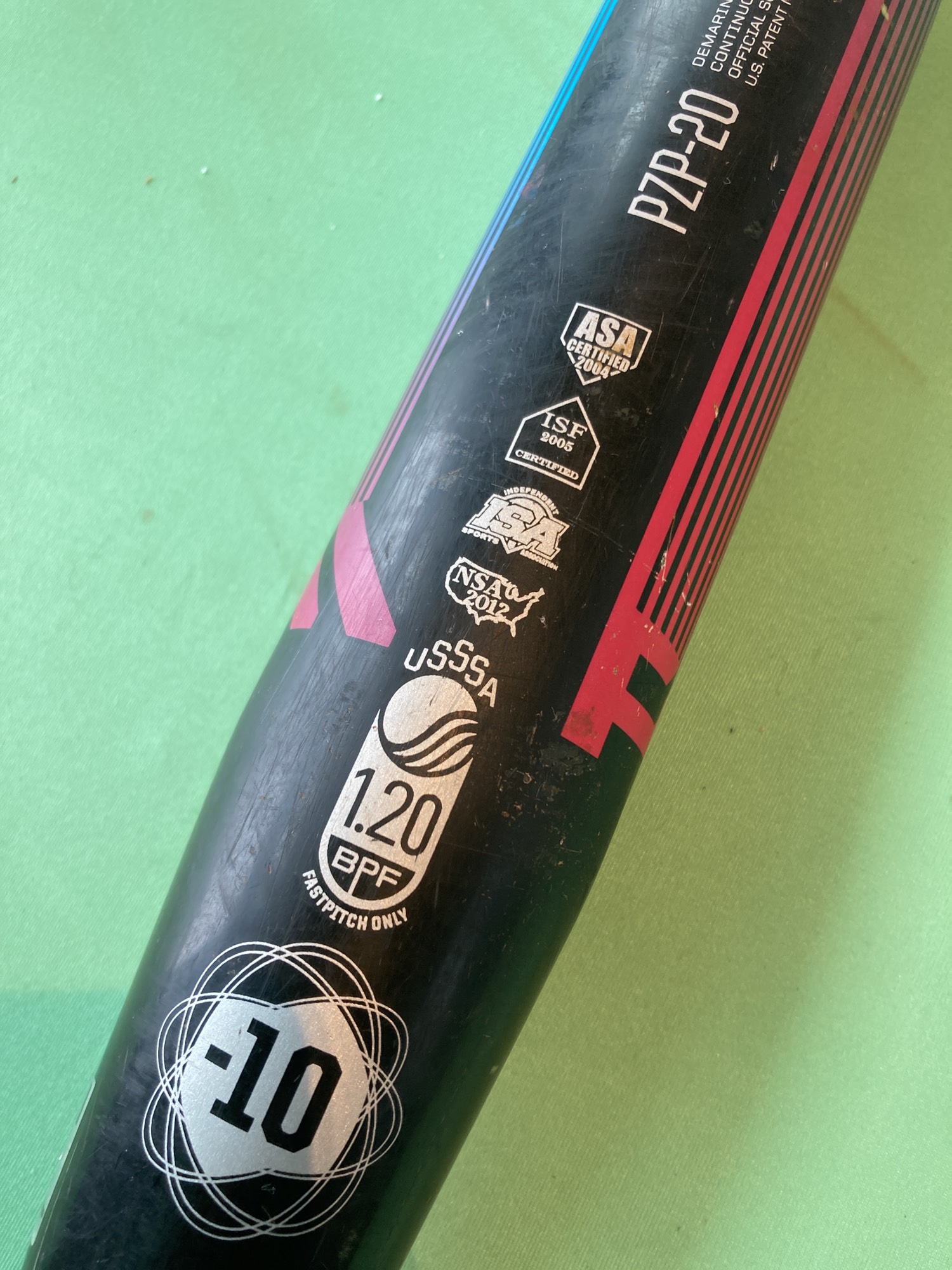 Black Used 2020 DeMarini Prism Composite Bat (-10) 23 oz 33" | SidelineSwap