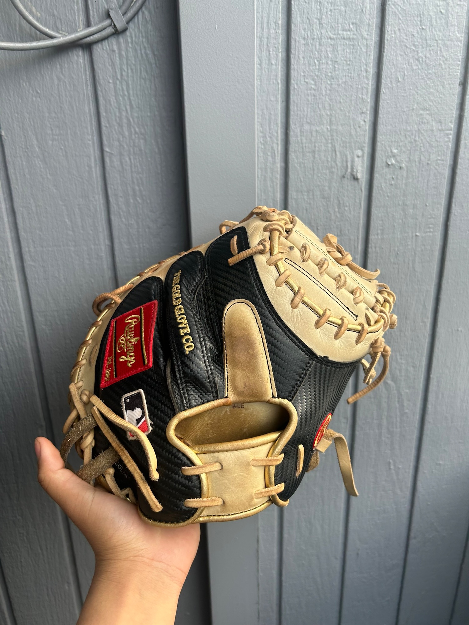 Catcher's 34" Heart of the Hide Baseball Glove | SidelineSwap