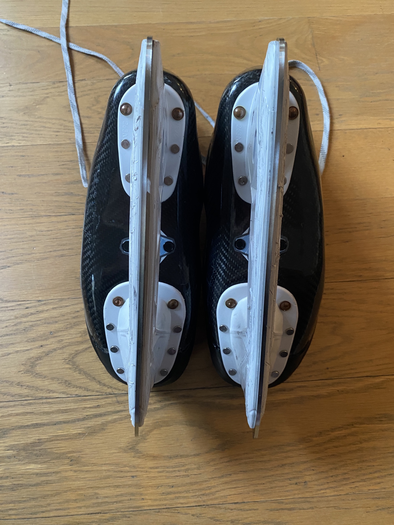 Modified True Catalyst 9 Skates 7.5R + Extra Shift Max Steel | SidelineSwap