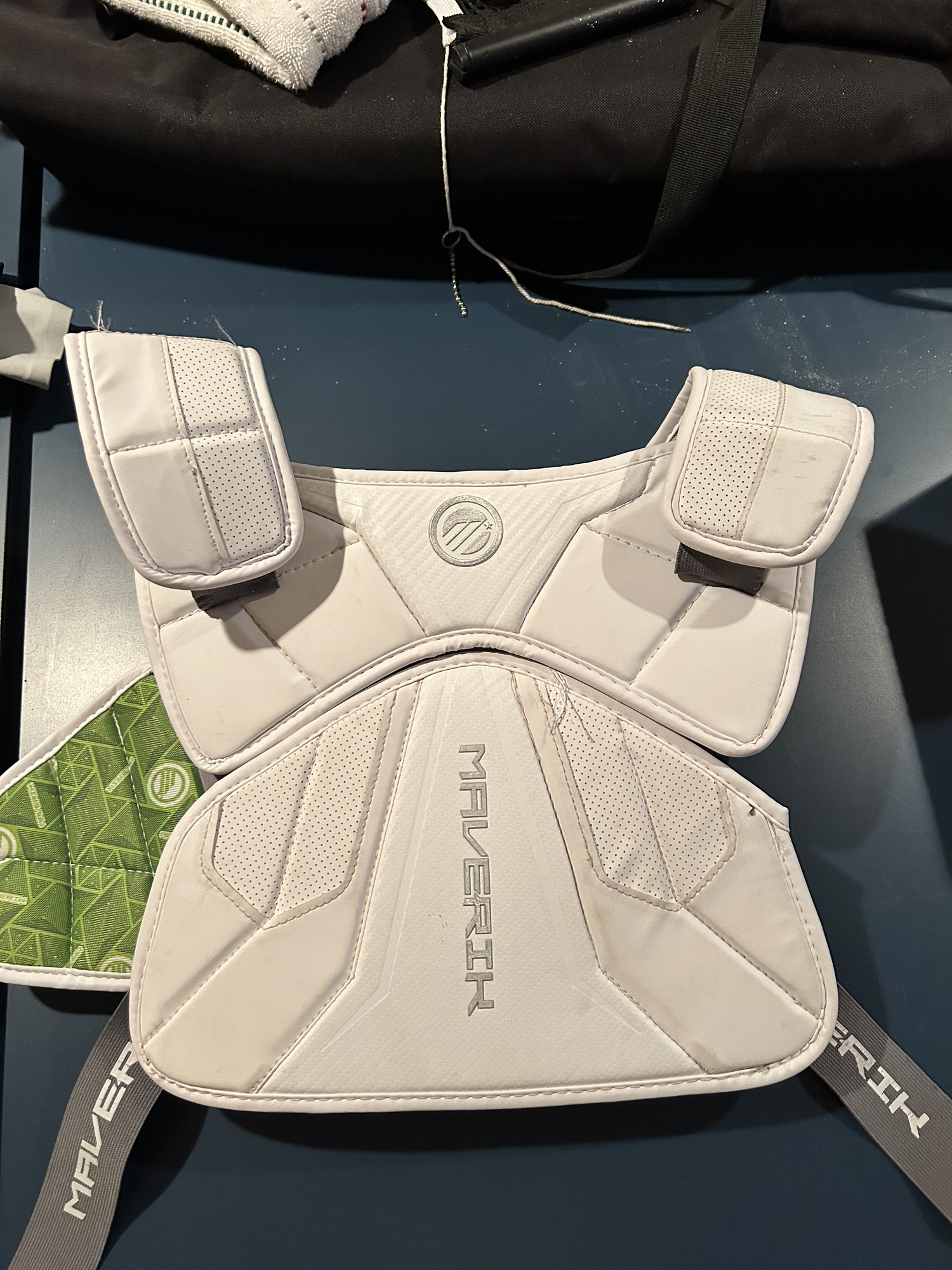*Like New” Large Maverik M5 EKG Speed Pad - Lacrosse Shoulder Pads ...