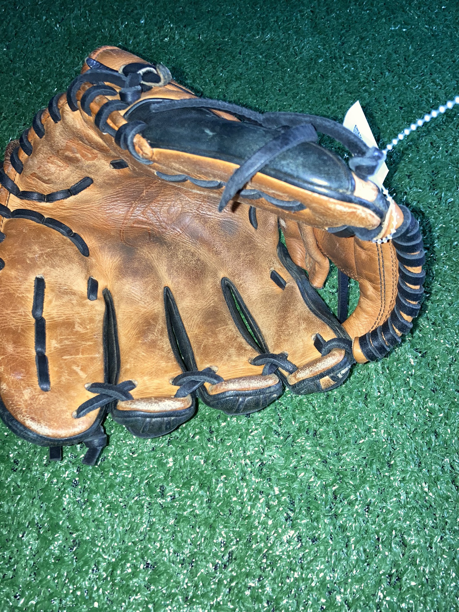 Used Wilson A2K 1786 Right Hand Throw Infield Baseball Glove 11.5" | SidelineSwap
