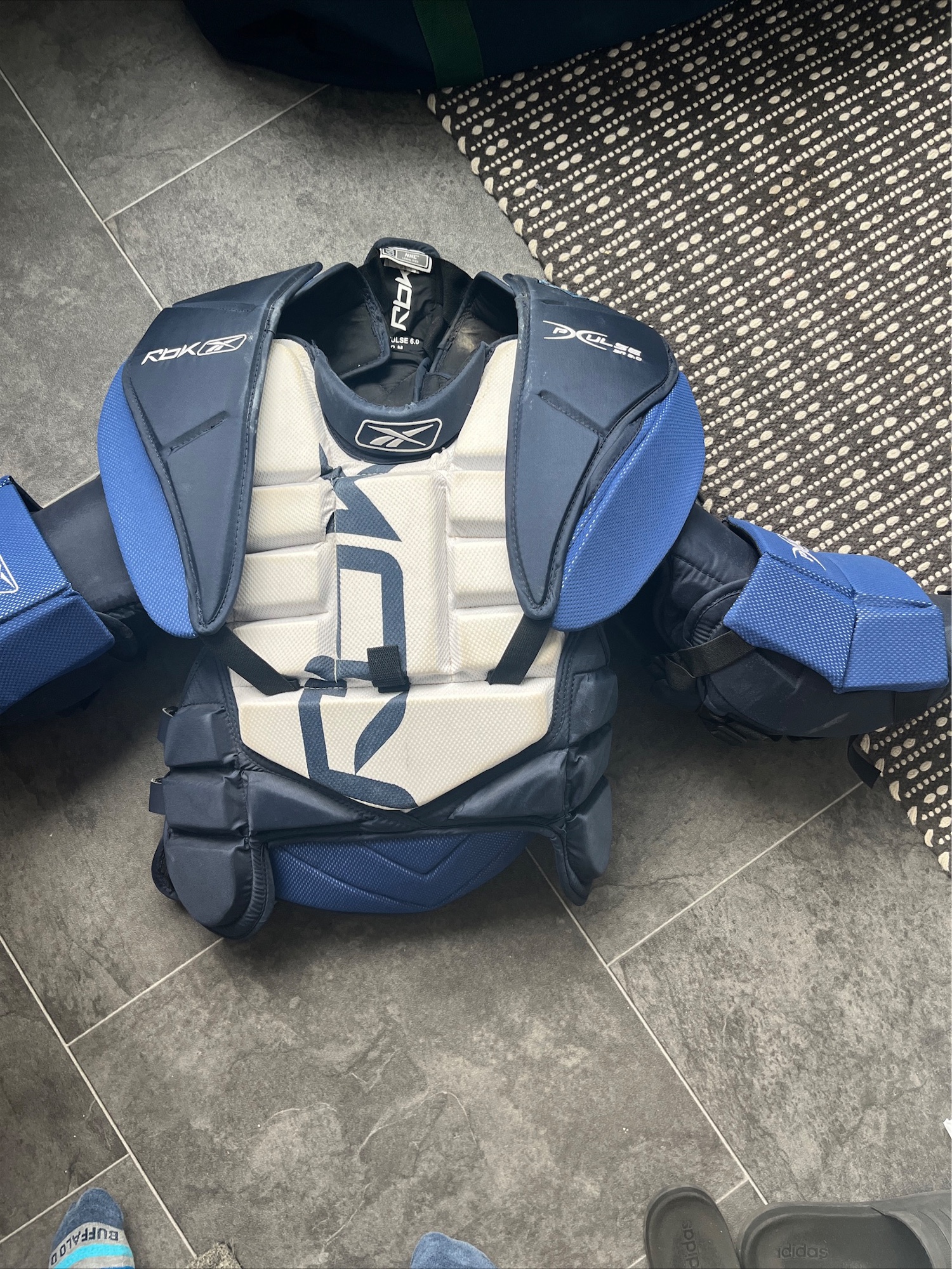 RBK Pulse 6.0Goalie Chest And Arm Protector SR-M | SidelineSwap