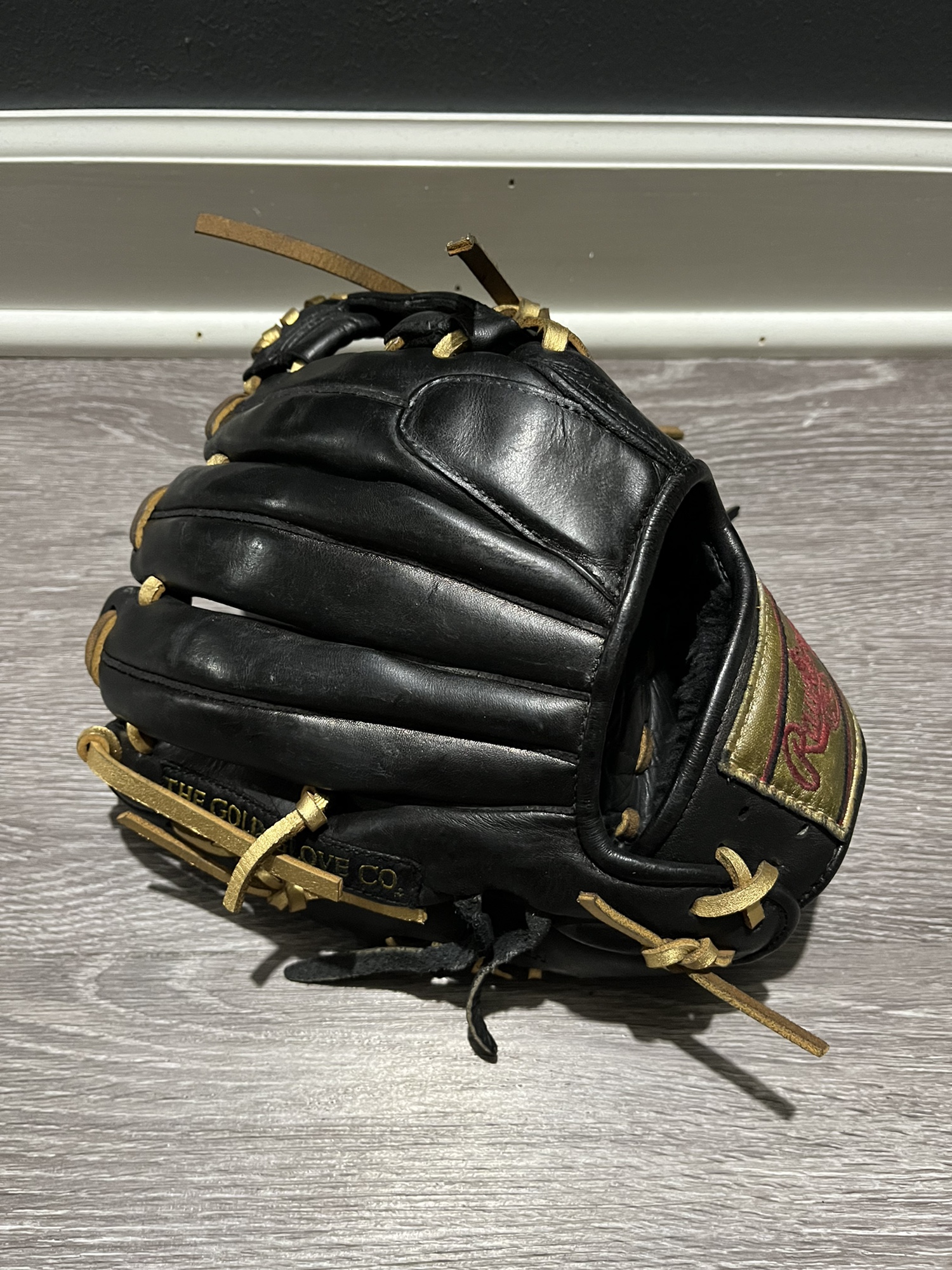 Infield 11.25" Gold Glove Baseball Glove | SidelineSwap