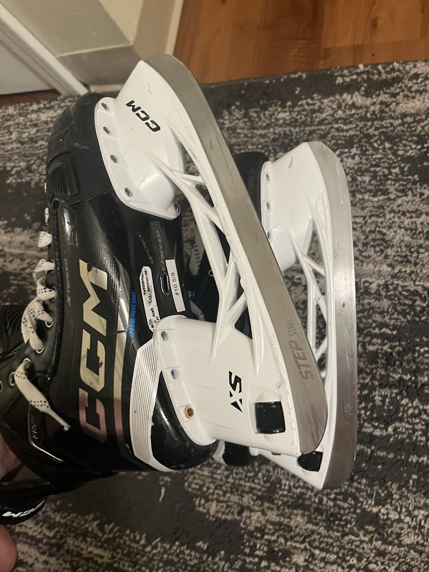 Senior CCM Pro Stock 9 JetSpeed FT6 Pro Hockey Skates | SidelineSwap