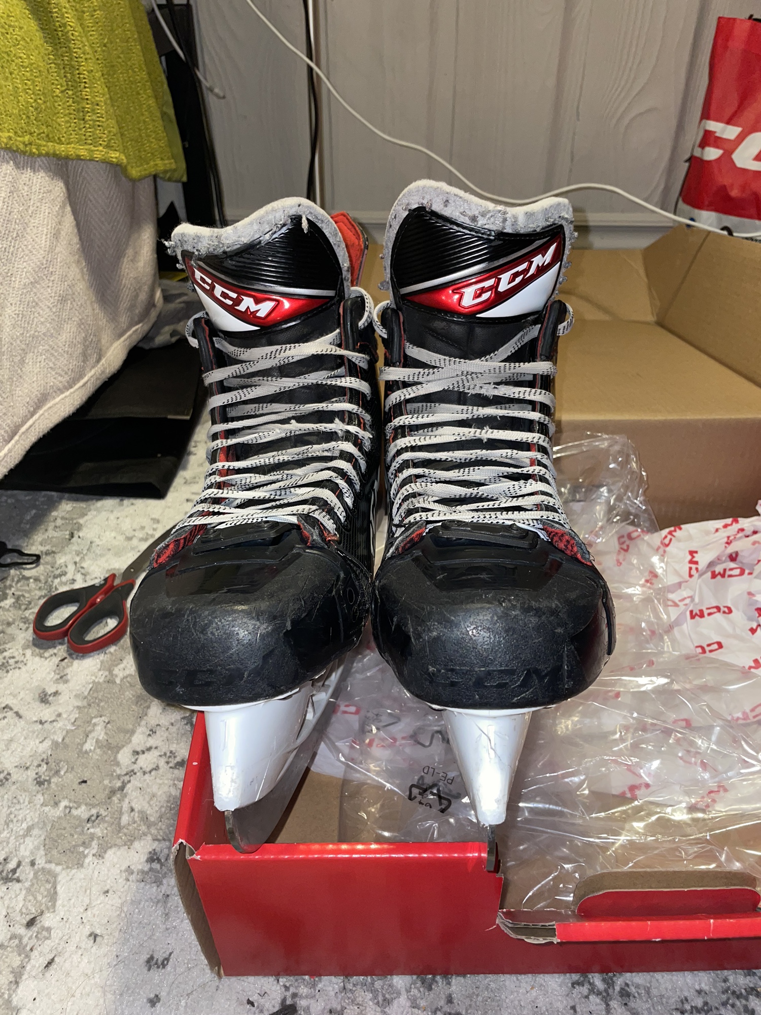 CCM FT4 Pro skates 8.5 senior | SidelineSwap