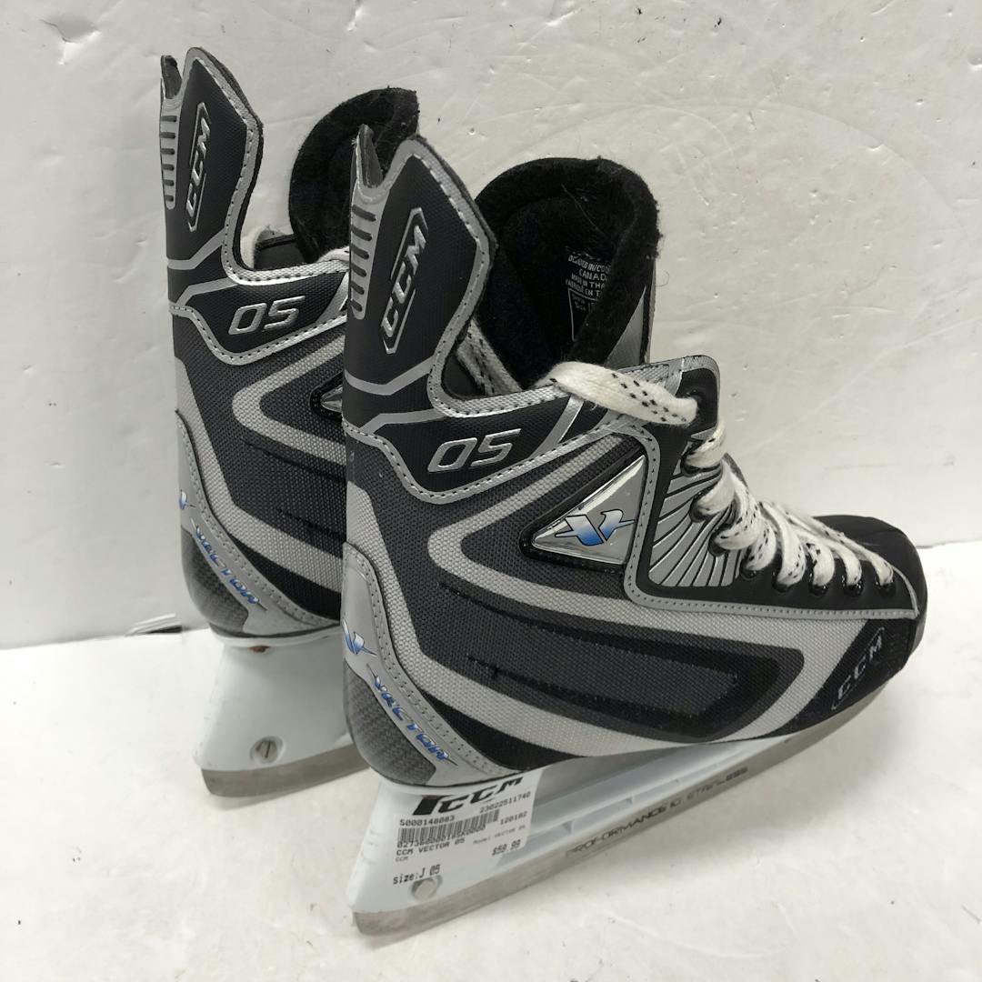 Used Ccm Vector 05 Junior 05 Ice Hockey Skates | SidelineSwap