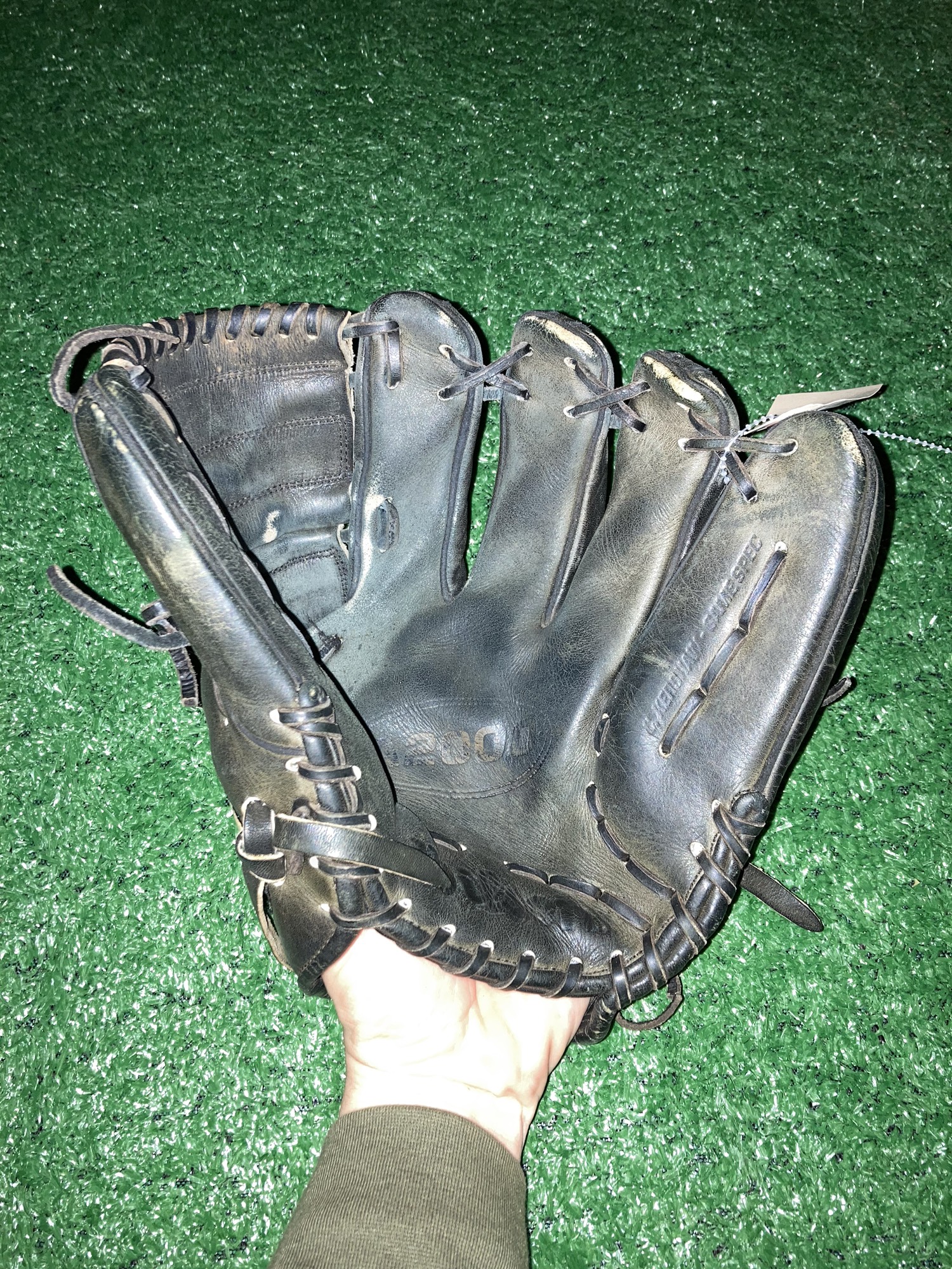Black Used Wilson A2000 Right Hand Throw Infield Baseball Glove 11.75 ...