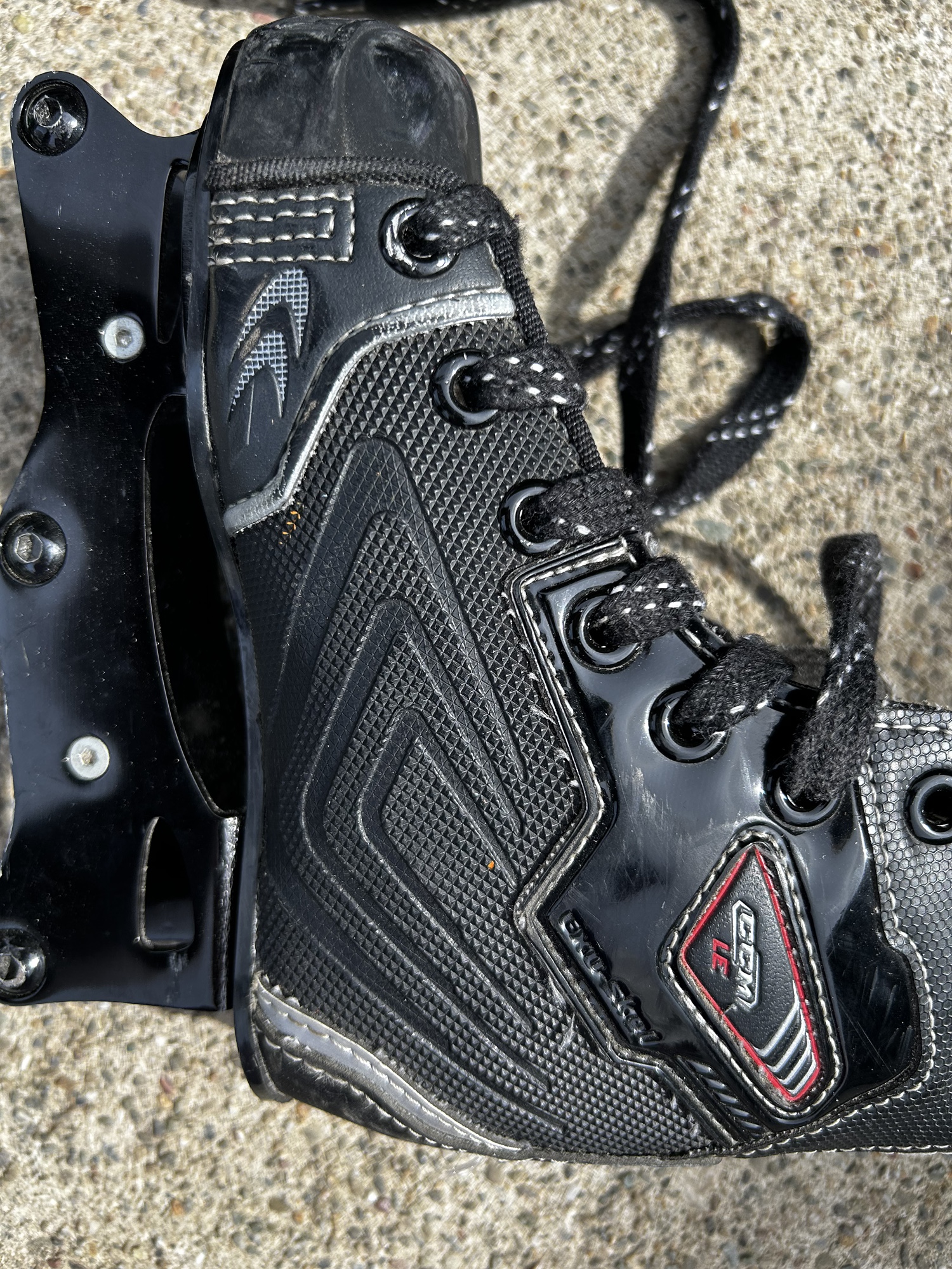 CCM roller skates | SidelineSwap