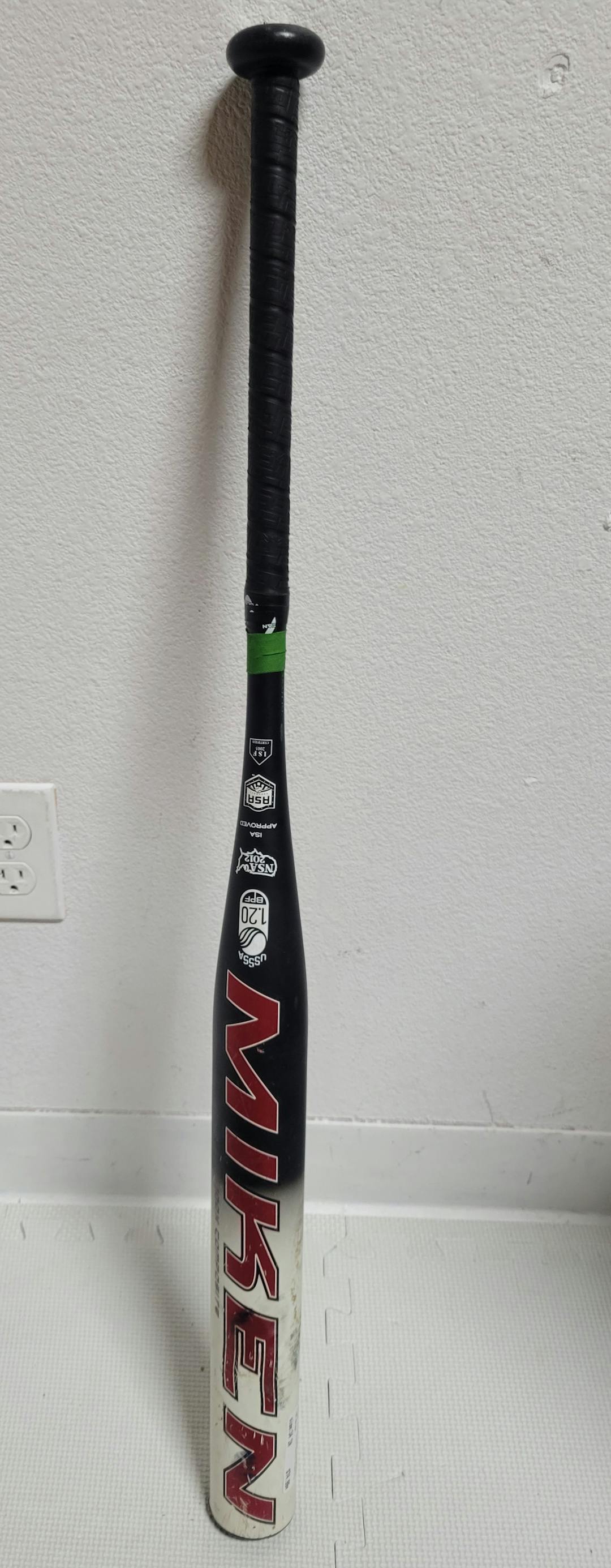 Used Miken Maniac Slowpitch 34" -6 Drop Slowpitch Bats | SidelineSwap