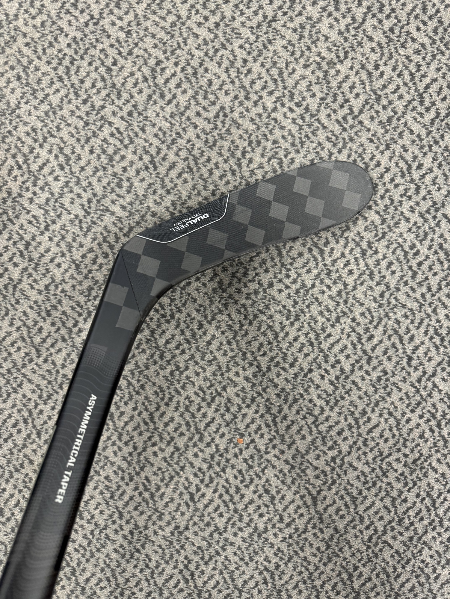 CCM Chrome Trigger 8 Pro 85 flex P28 curve right hand stick | SidelineSwap