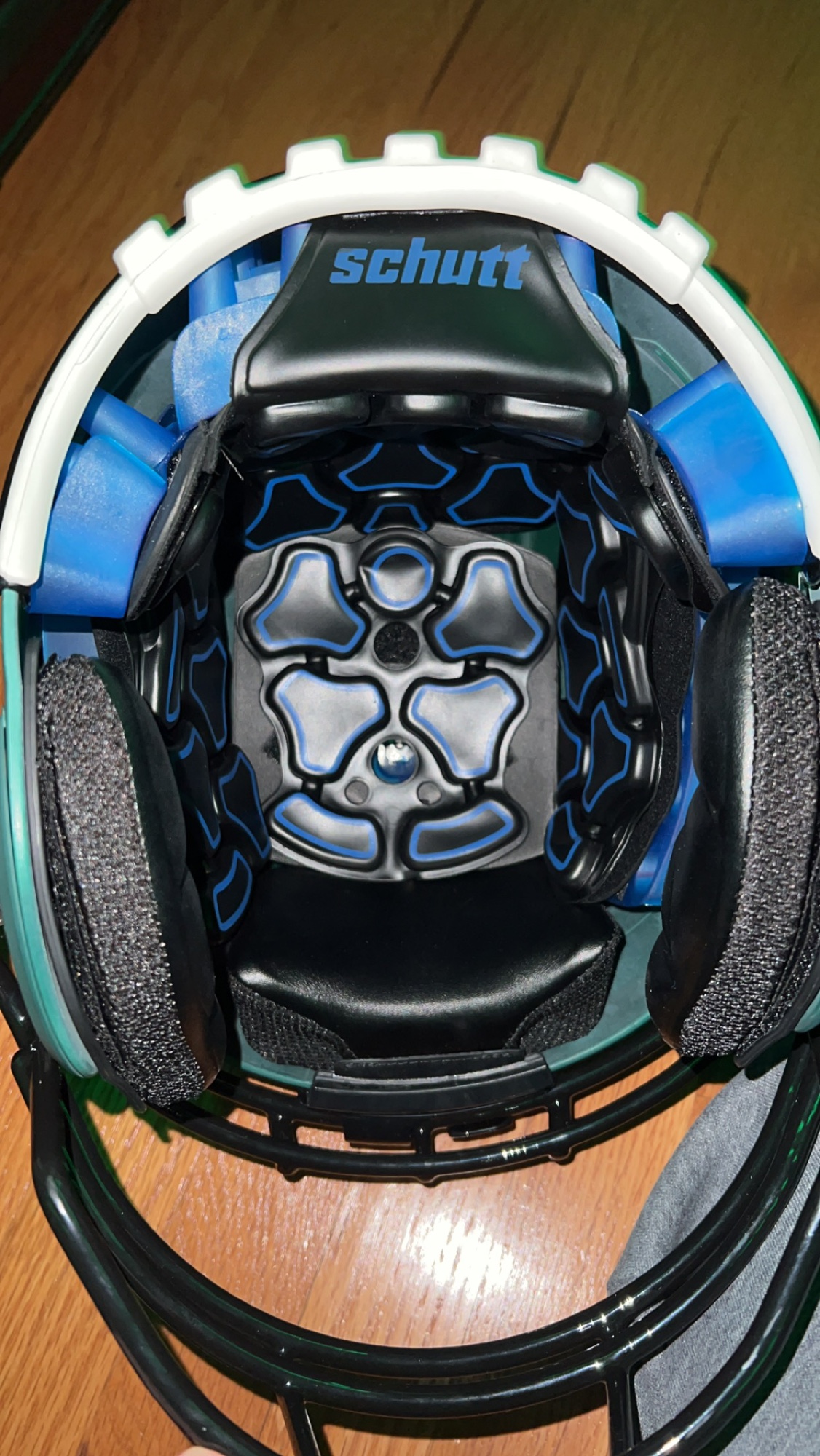 New Medium Schutt F7 Helmet | SidelineSwap