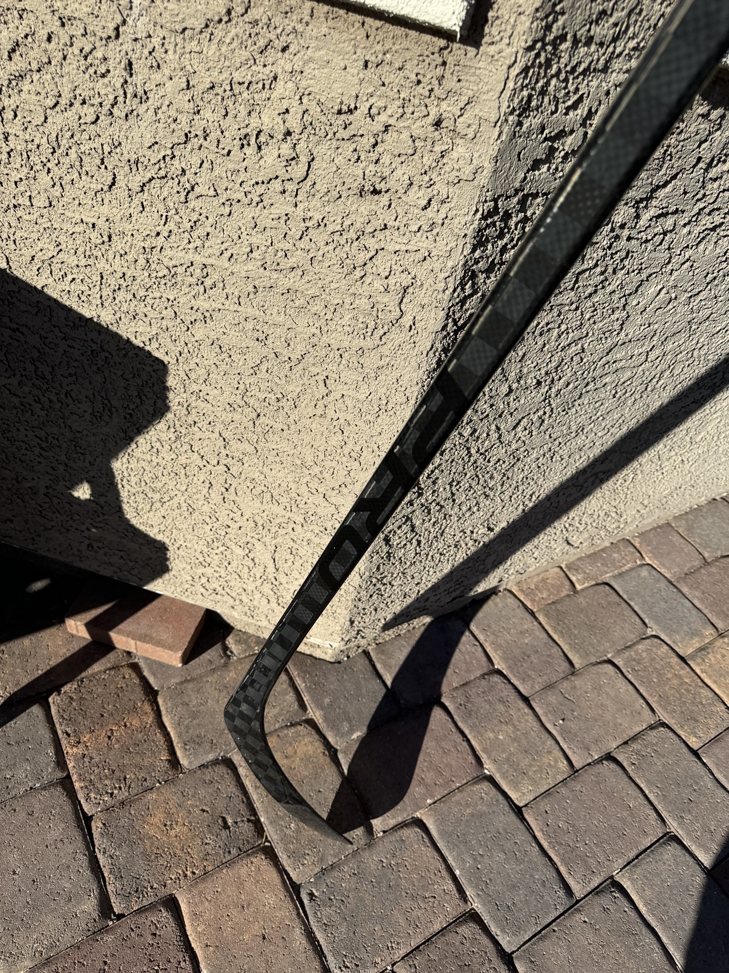 Pro blackout custom hockey stick flex 55 Patrick Kane curve PRO 8810 ...