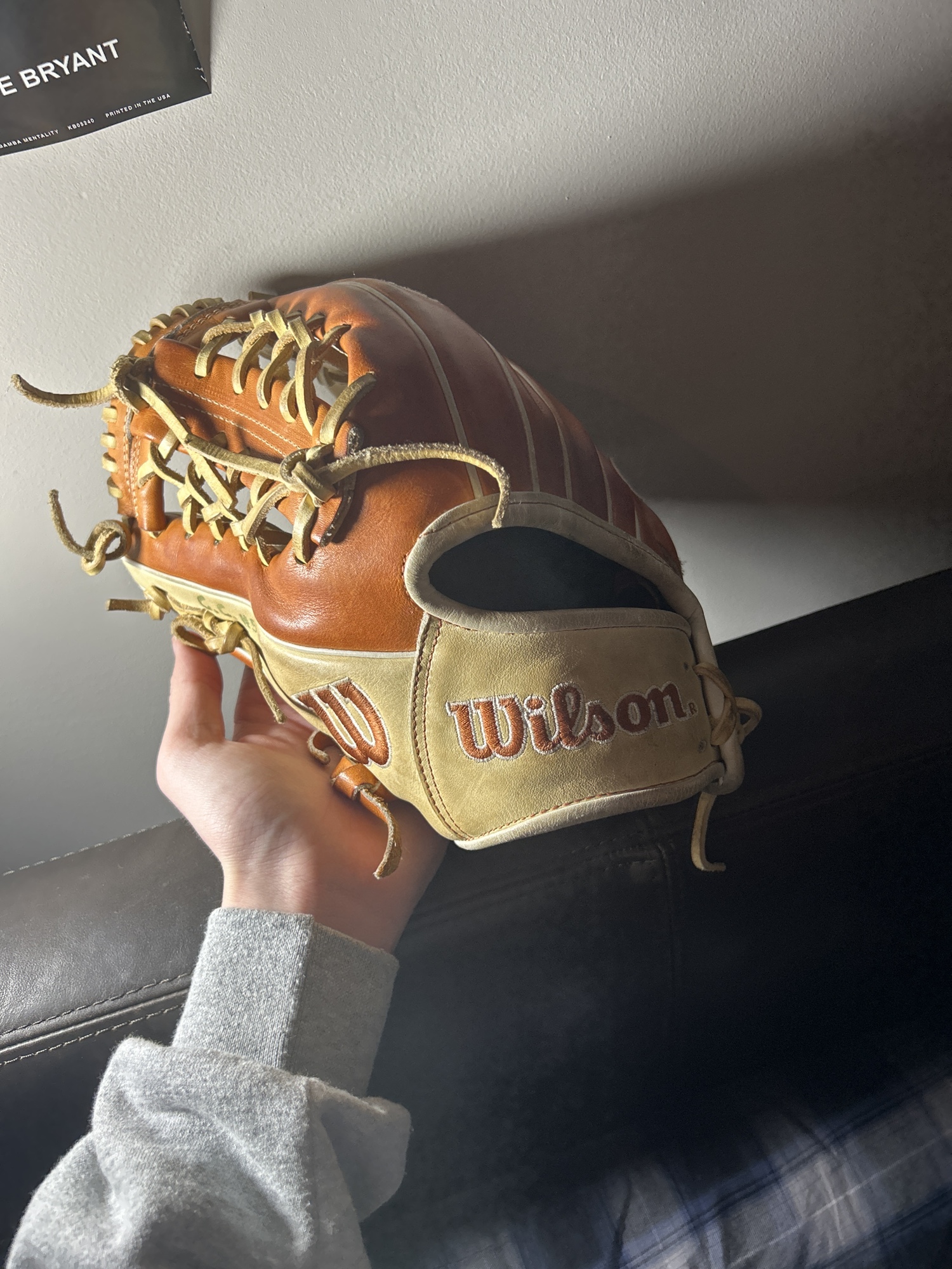 2022 Pitcher's 11.5" A2000 Baseball Glove | SidelineSwap