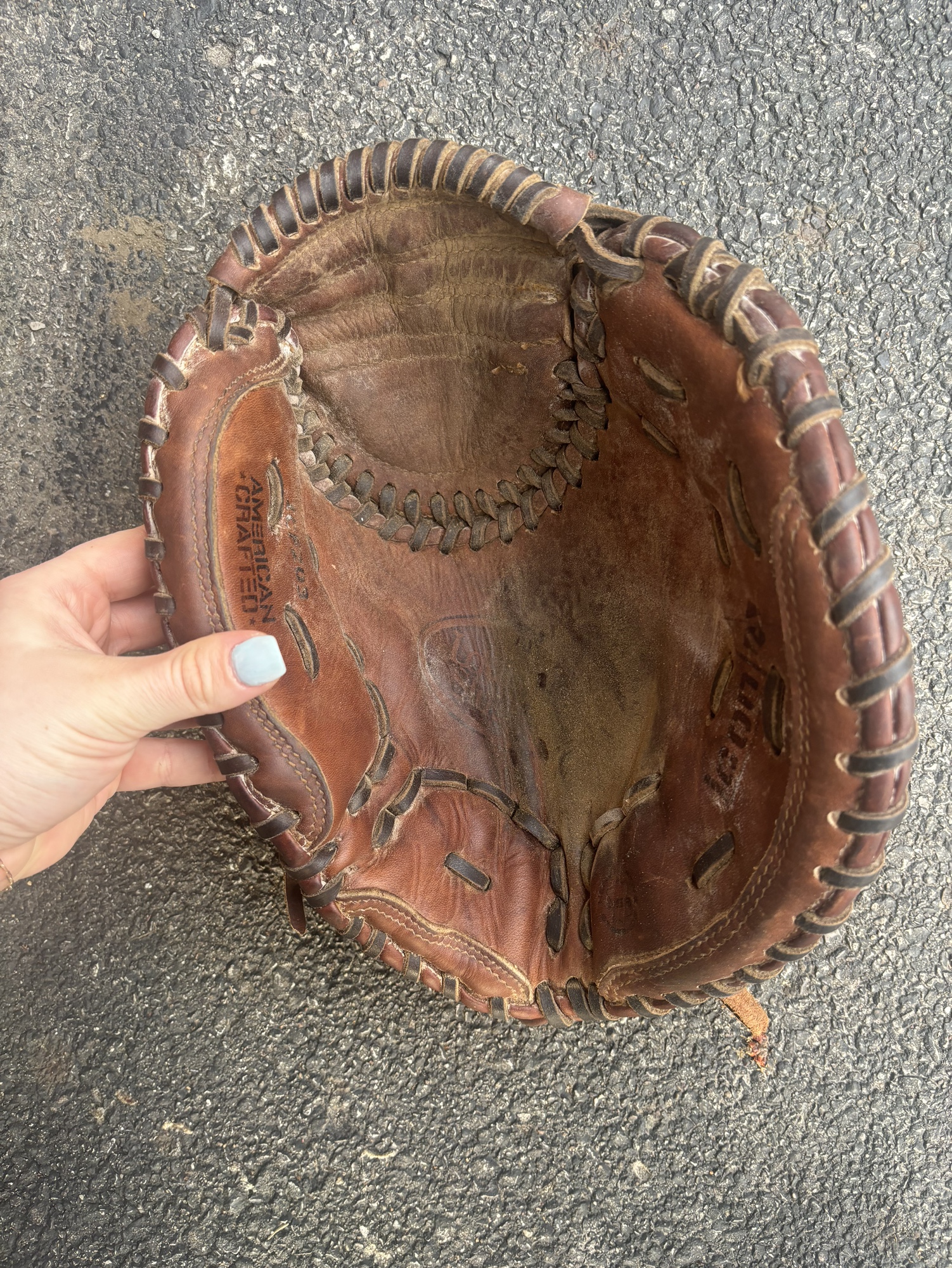 Louisville Slugger Icon Catcher’s Mitt | SidelineSwap