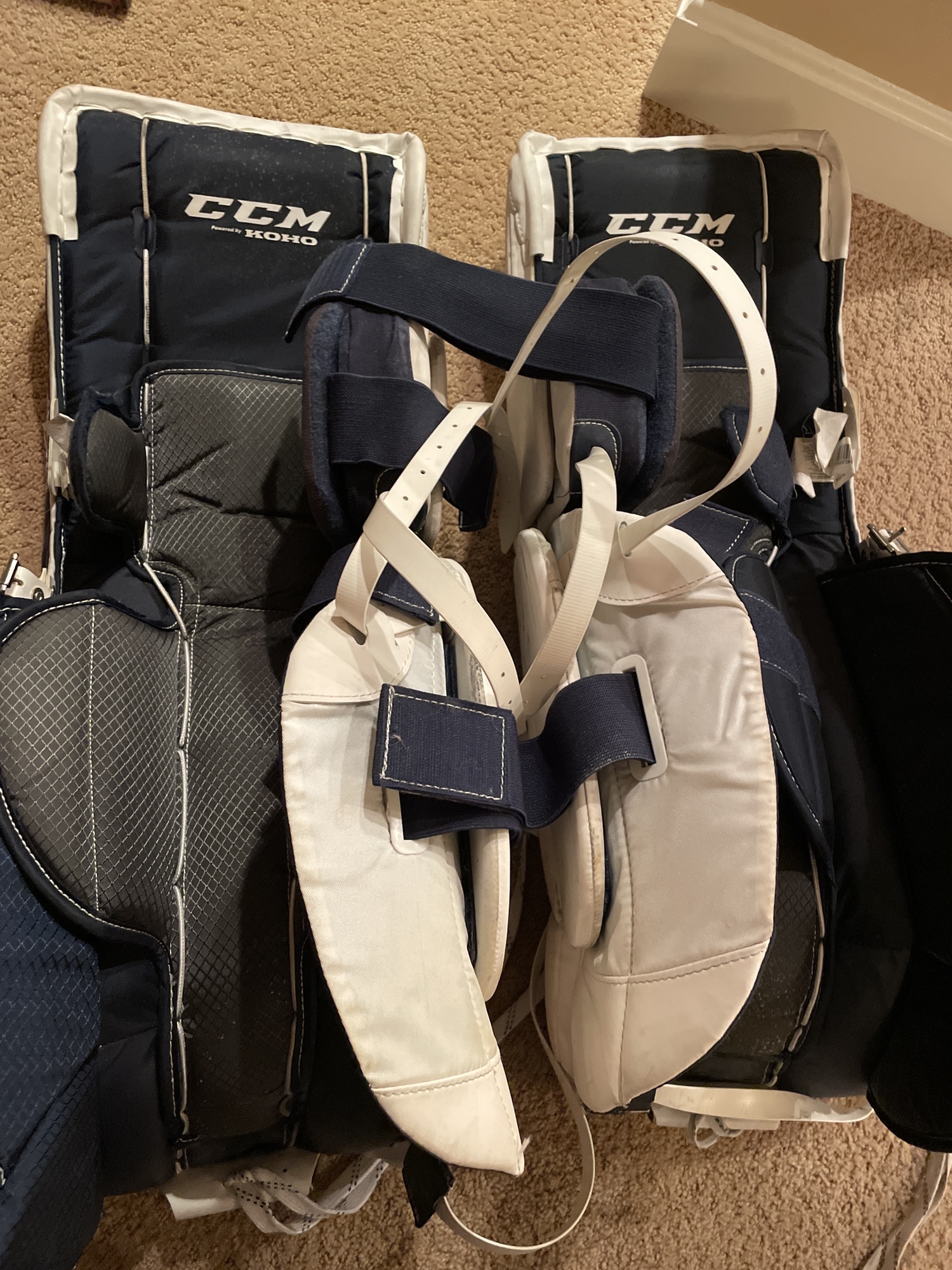 30” +1 CCM Revolution 597 Goalie Leg Pads GREAT CONDITION | SidelineSwap