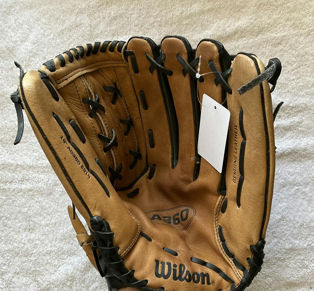 Used Wilson A360 A0360 Es14 14" Fielders Glove | SidelineSwap