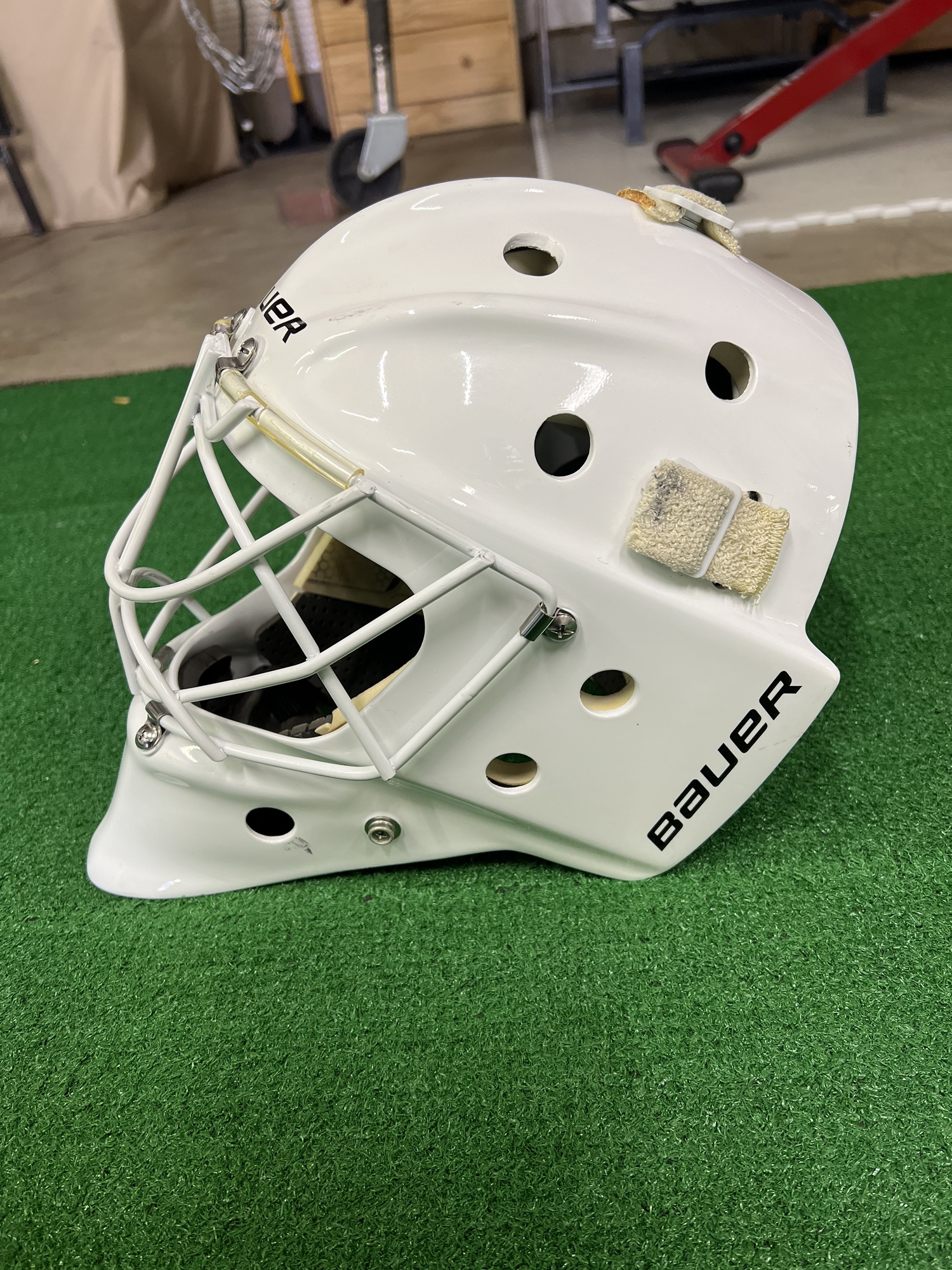 Used Bauer Pro 960 Goalie Mask Fit 1 / Small | SidelineSwap