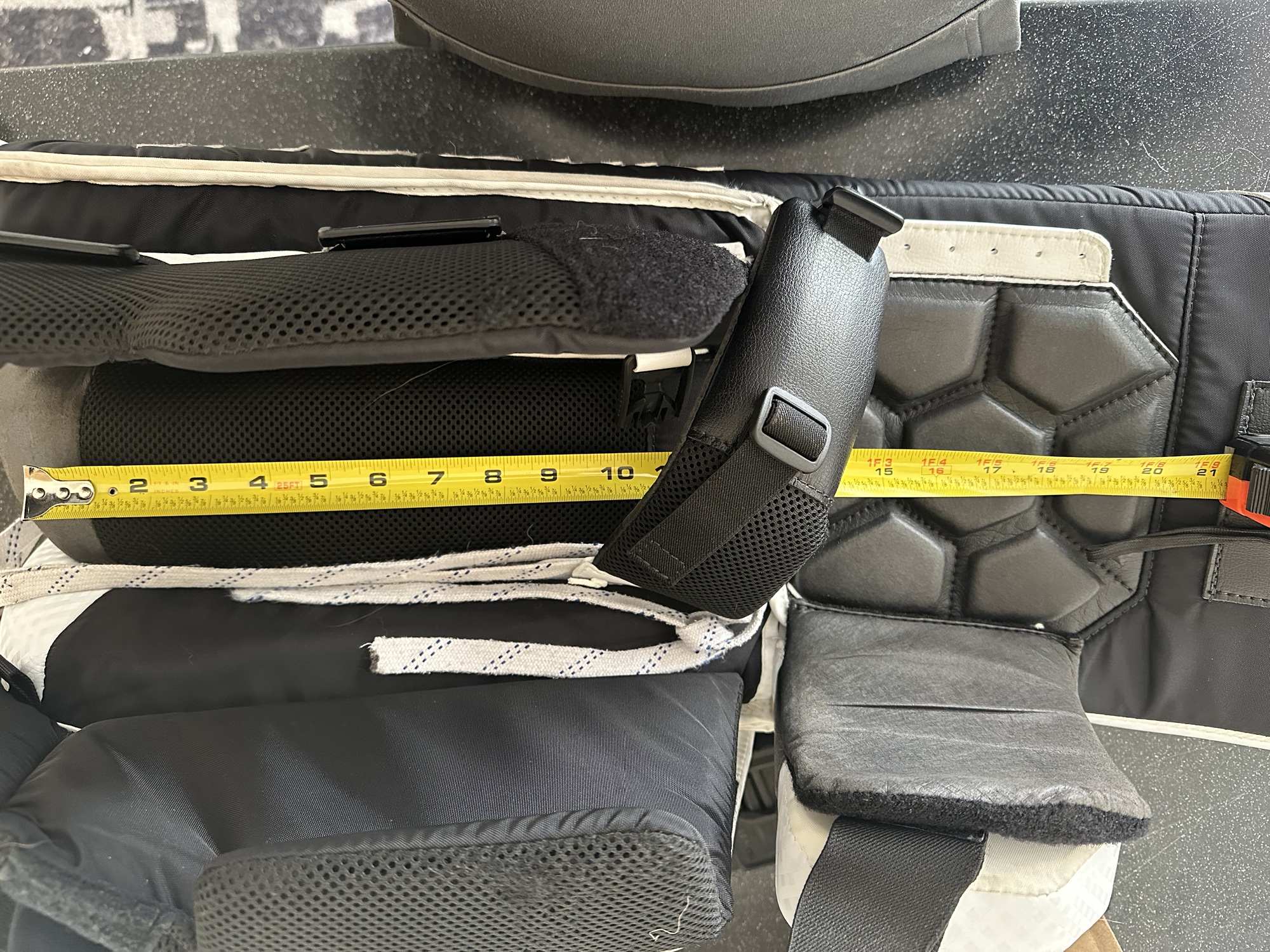 Vaughn SLR 3 Pro return leg pads | SidelineSwap