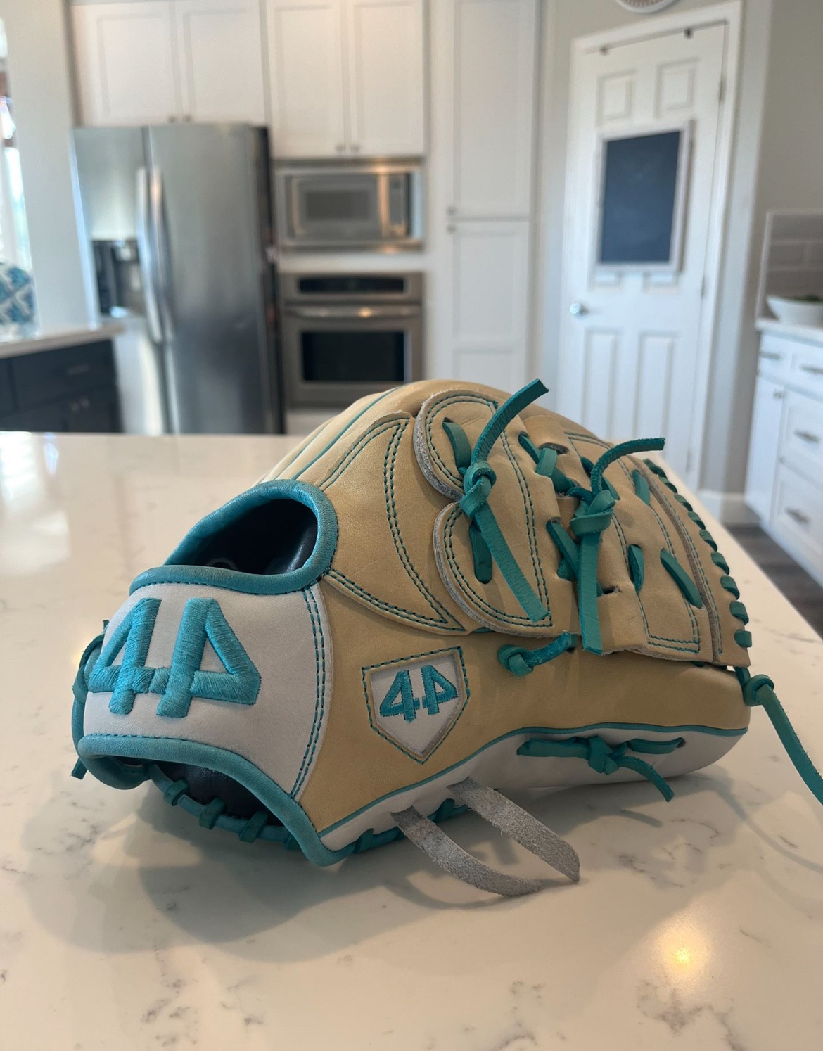 New 44 pro glove | SidelineSwap