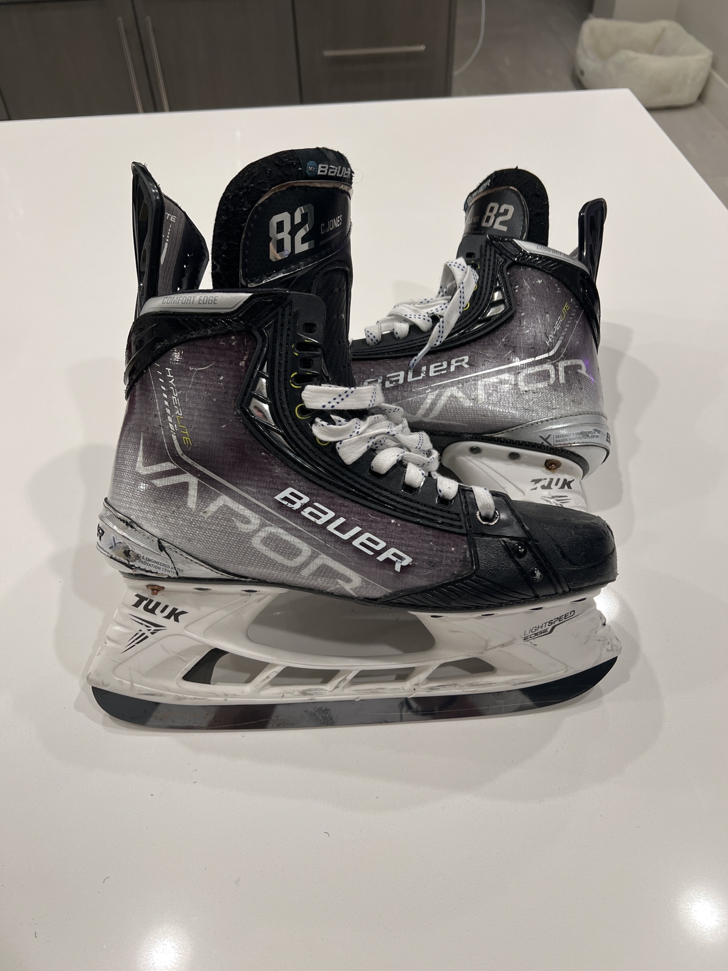 Bauer Vapor Hyperlite Hockey Skates-8 1/2 (Hyperlite 2 Wrapped ...