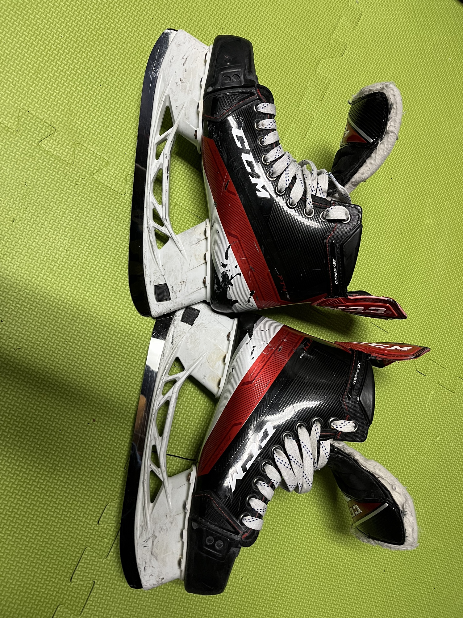 Senior CCM Regular Width 7 JetSpeed FT4 Pro Hockey Skates | SidelineSwap