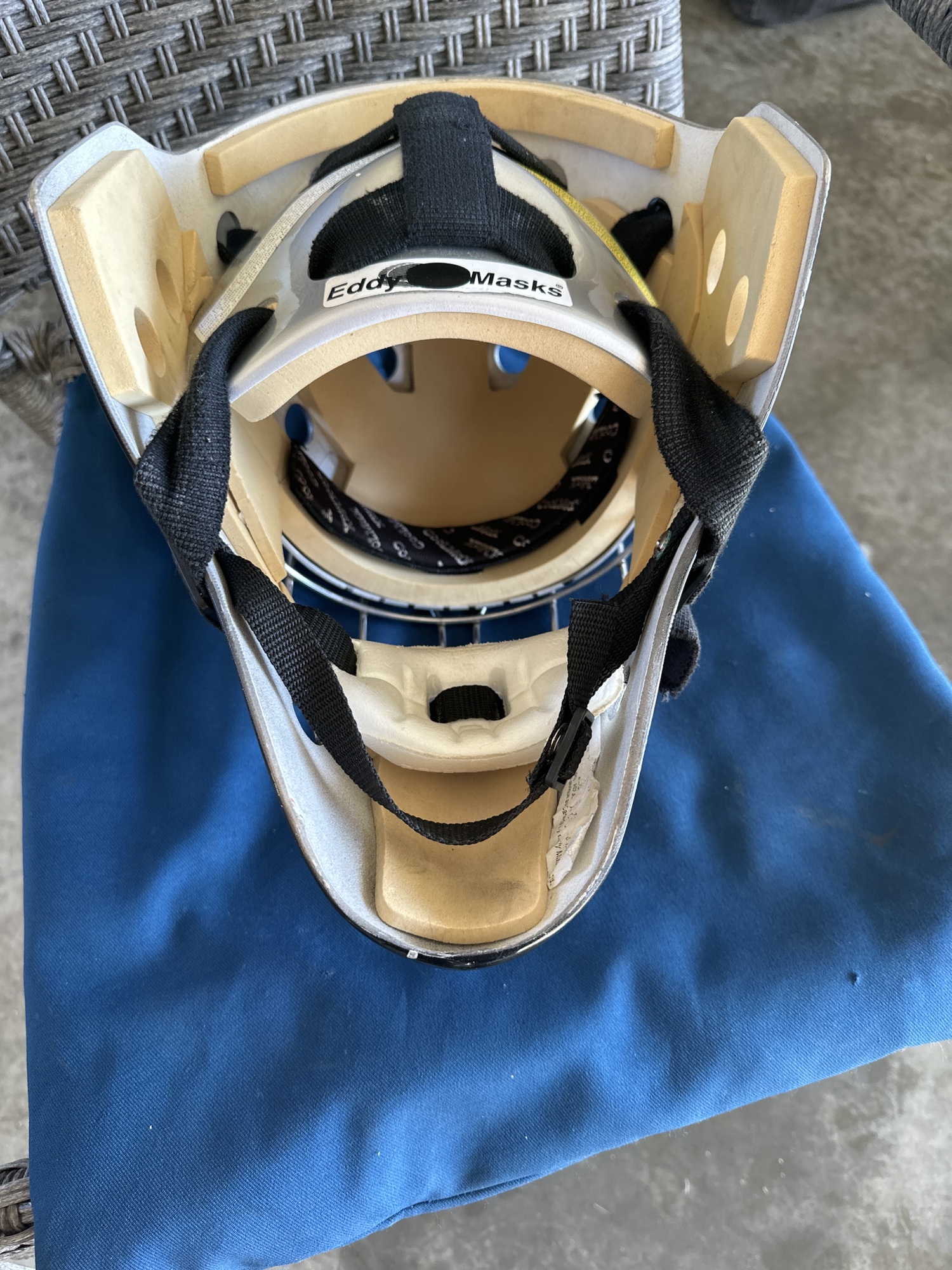 Like New Eddy Mask | SidelineSwap
