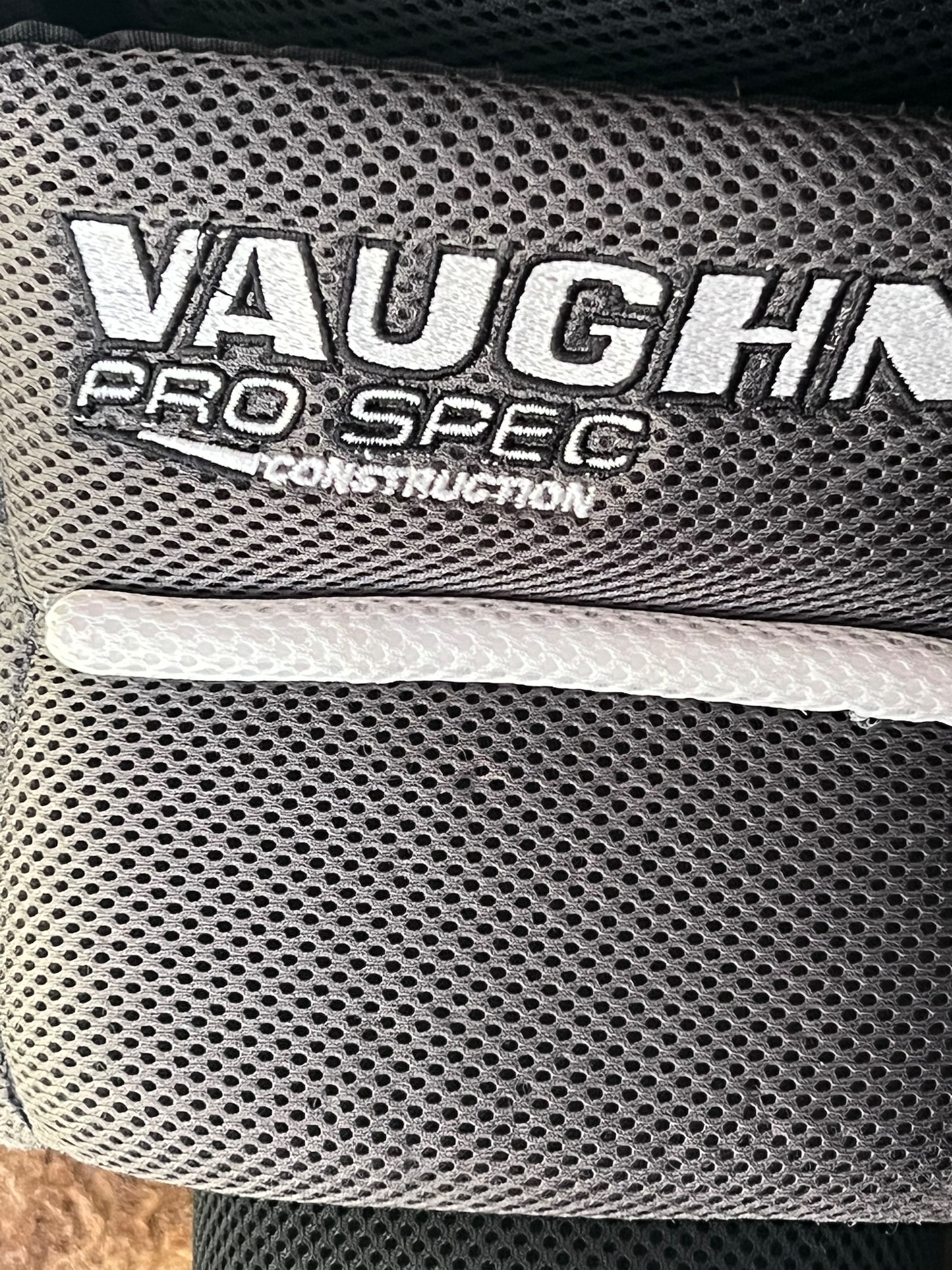 Vaughn V9 Pro Carbon Large Chest Protector | SidelineSwap