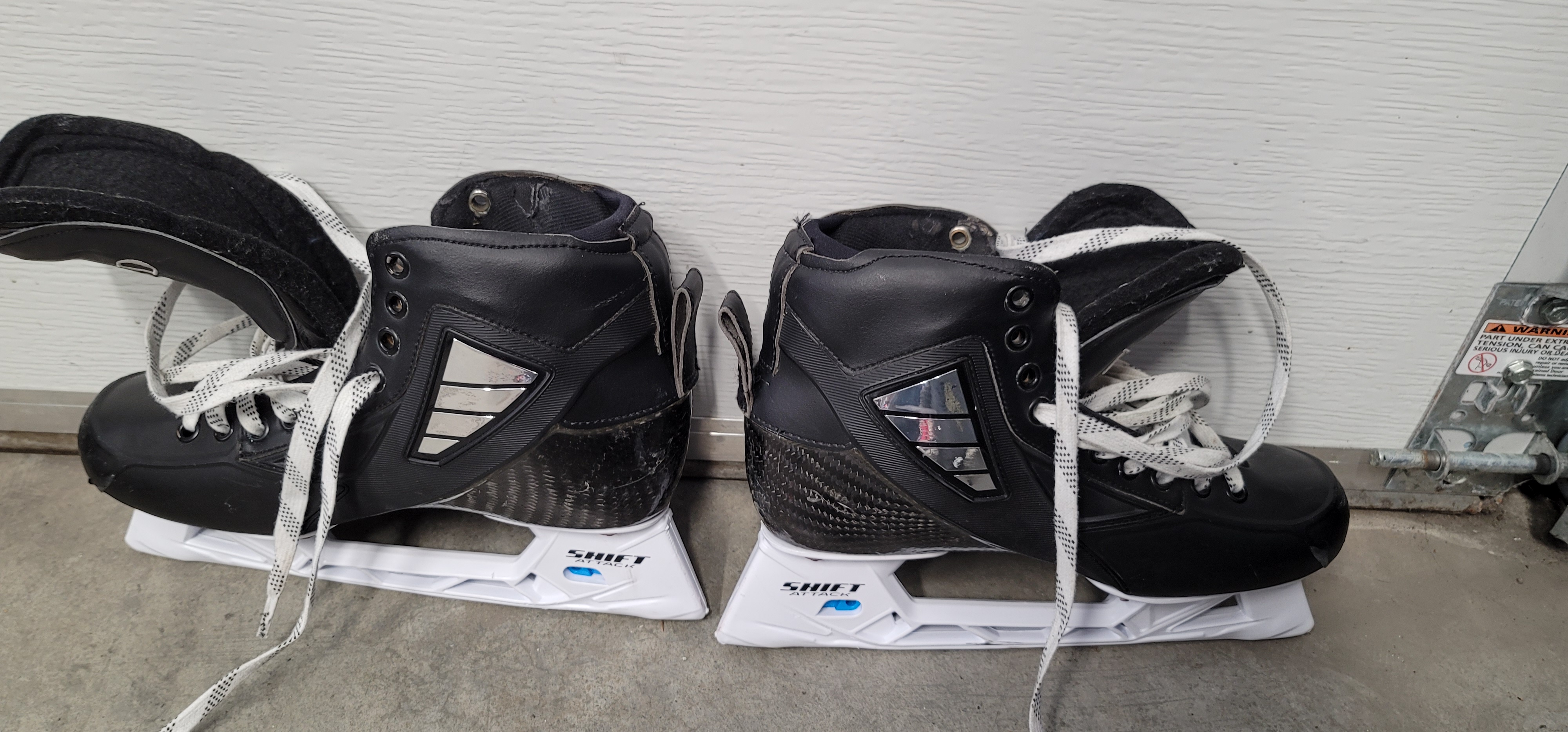 True 2 Piece Goalie skate Pro Stock 9 | SidelineSwap
