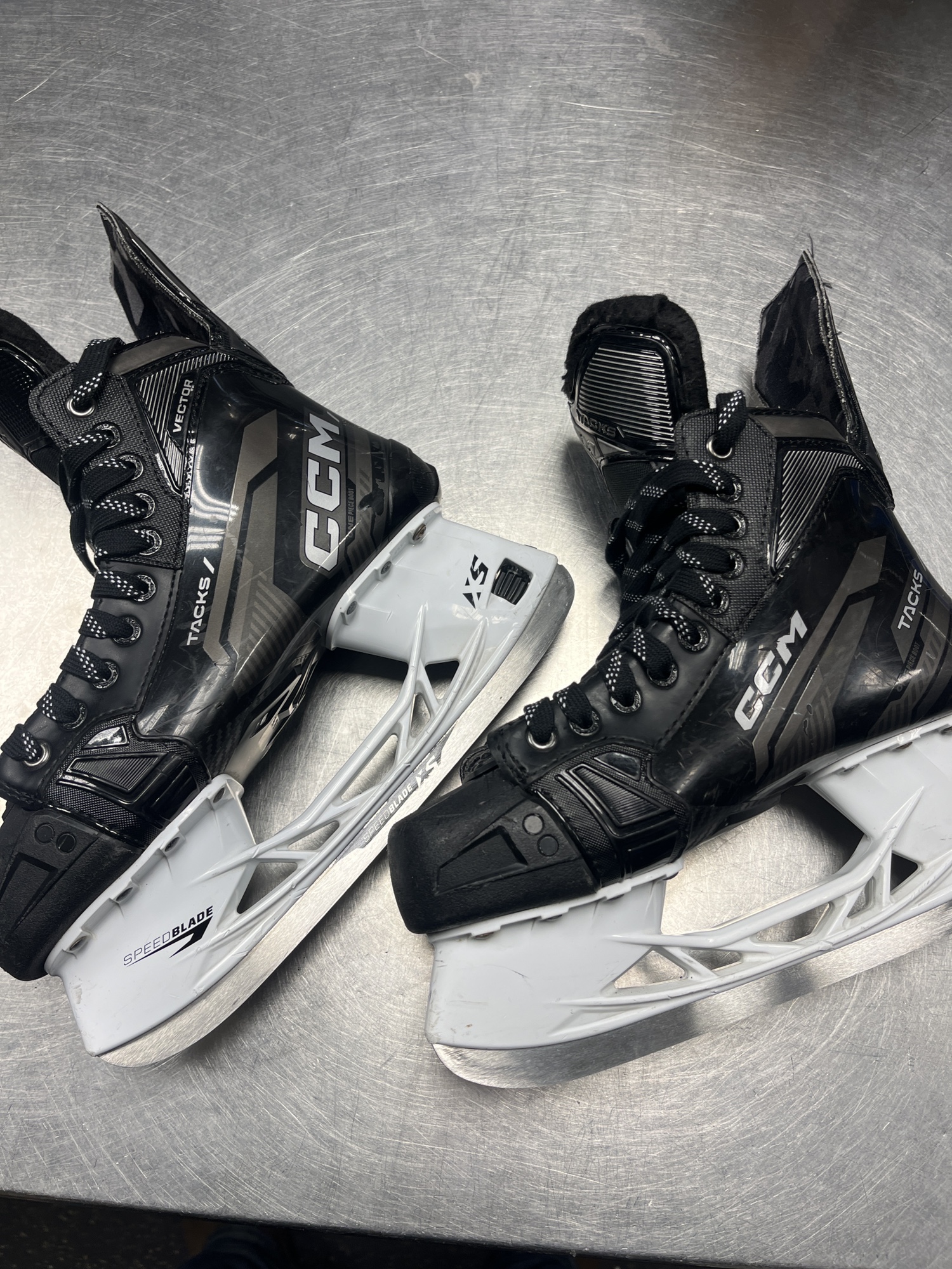 Senior CCM Regular Width 7.5 Tacks Vector Hockey Skates | SidelineSwap