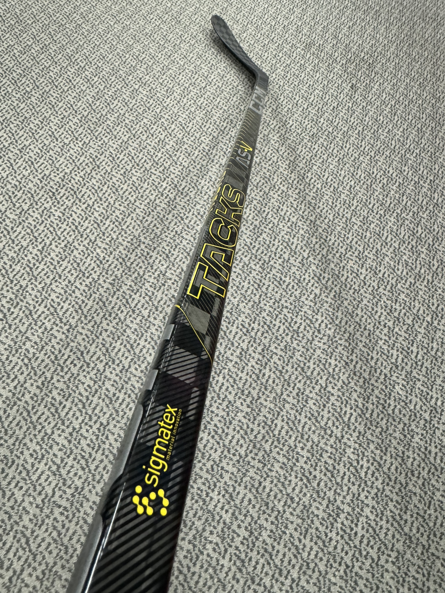 CCM Tacks AS-V 65 flex P28 curve left hand stick | SidelineSwap