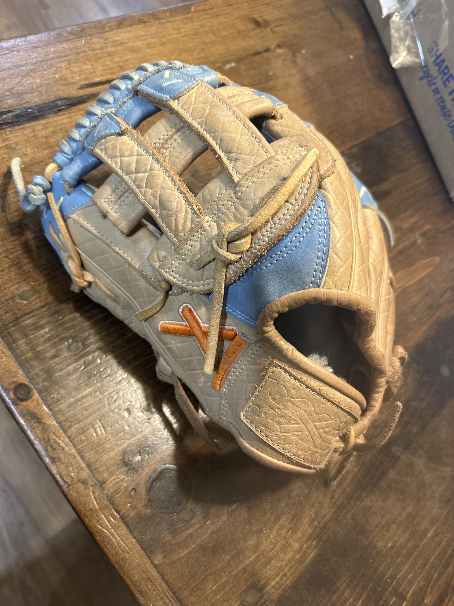 Absolutely Ridiculous 11 1/2 left hand throw glove | SidelineSwap