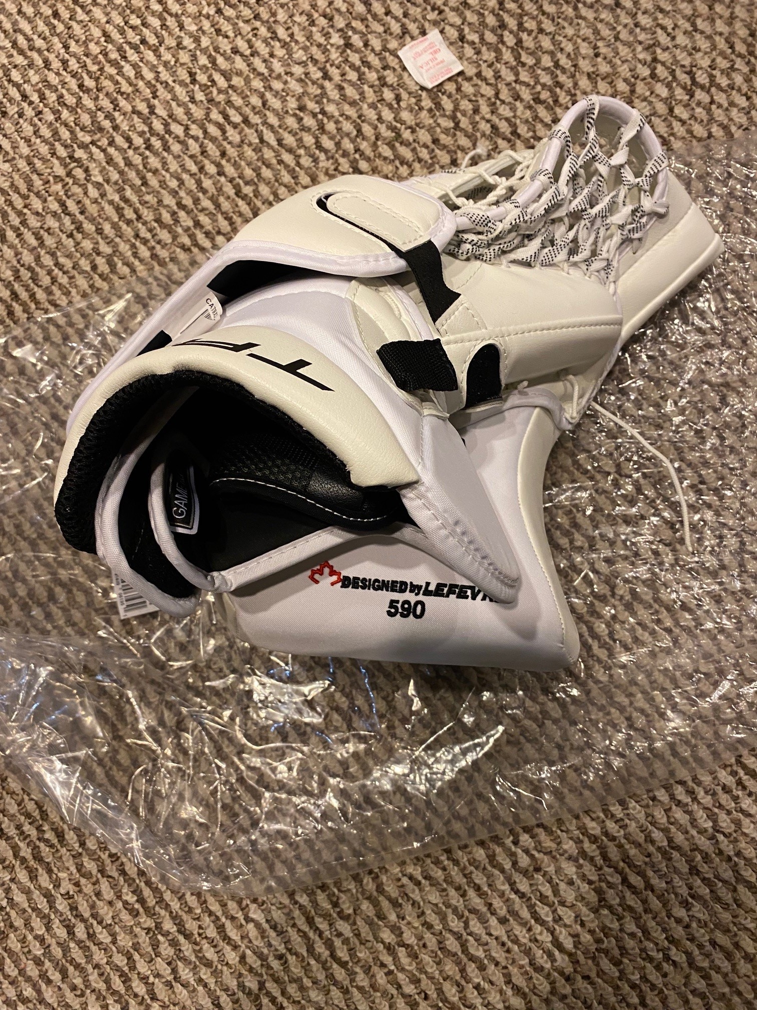 New Regular True Catalyst 9X3 Goalie Glove | SidelineSwap
